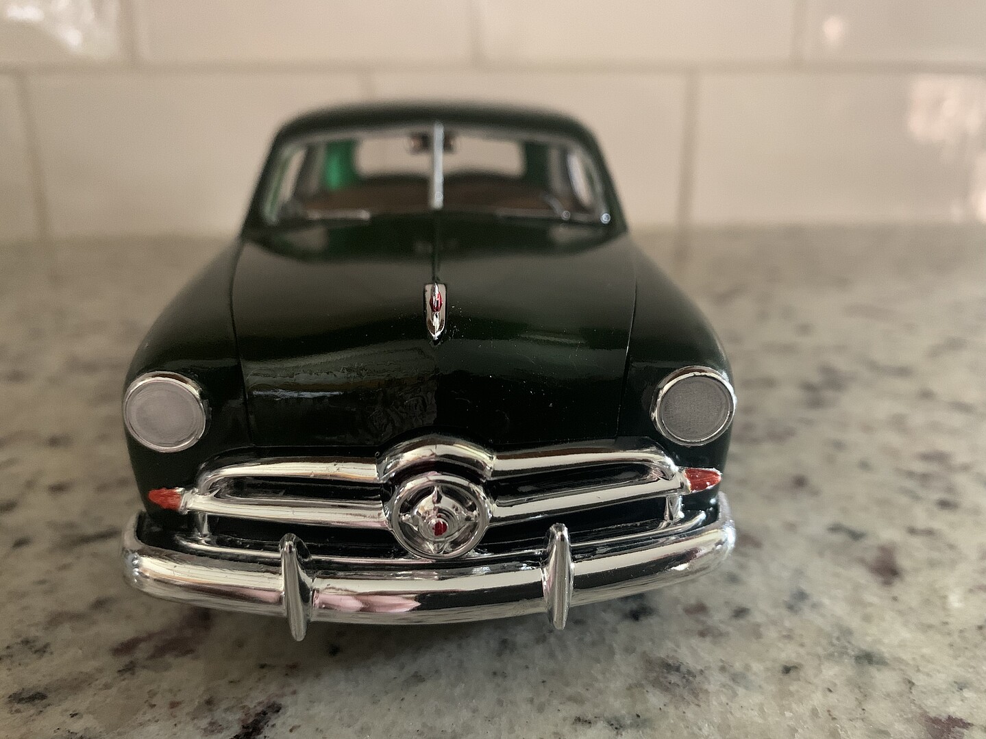 1949 Ford The 49er Coupe -- Plastic Model Car Vehicle Kit -- 1/25 Scale ...