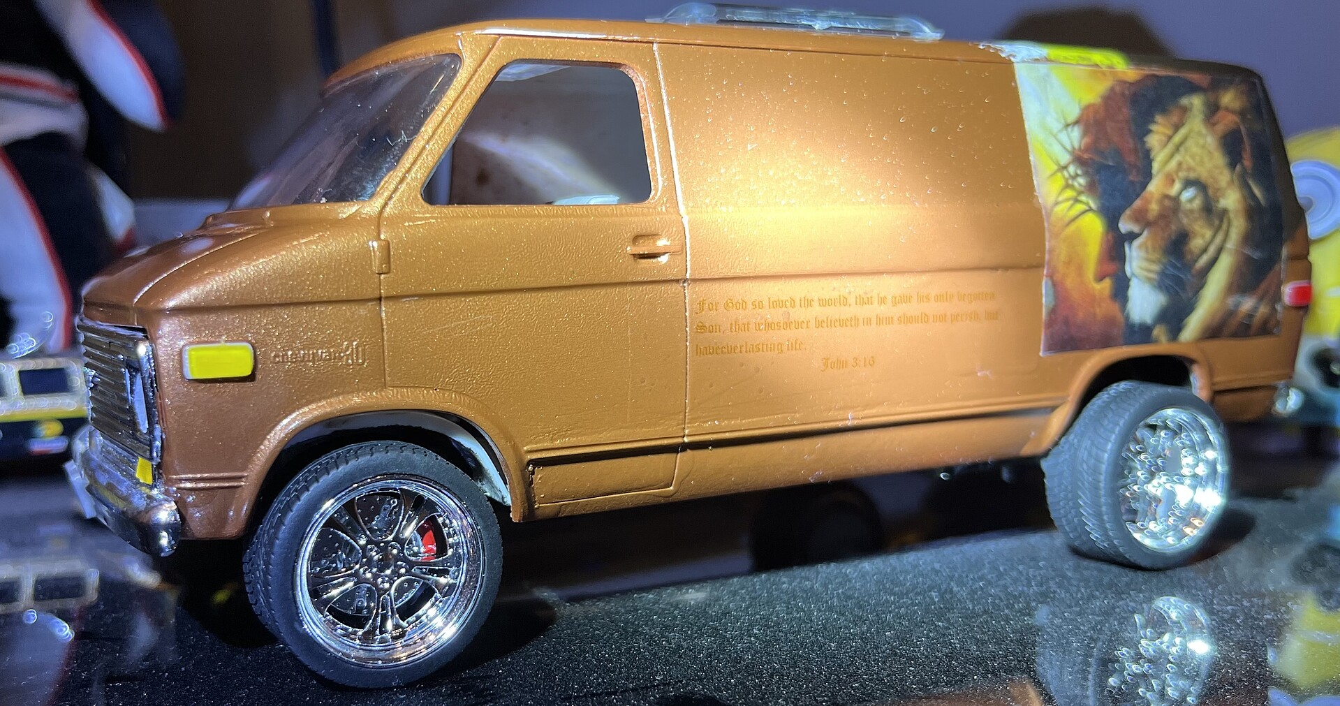 1975 Chevy Van ''Foxy Box'' -- Plastic Model Car Vehicle Kit -- 1/25 ...