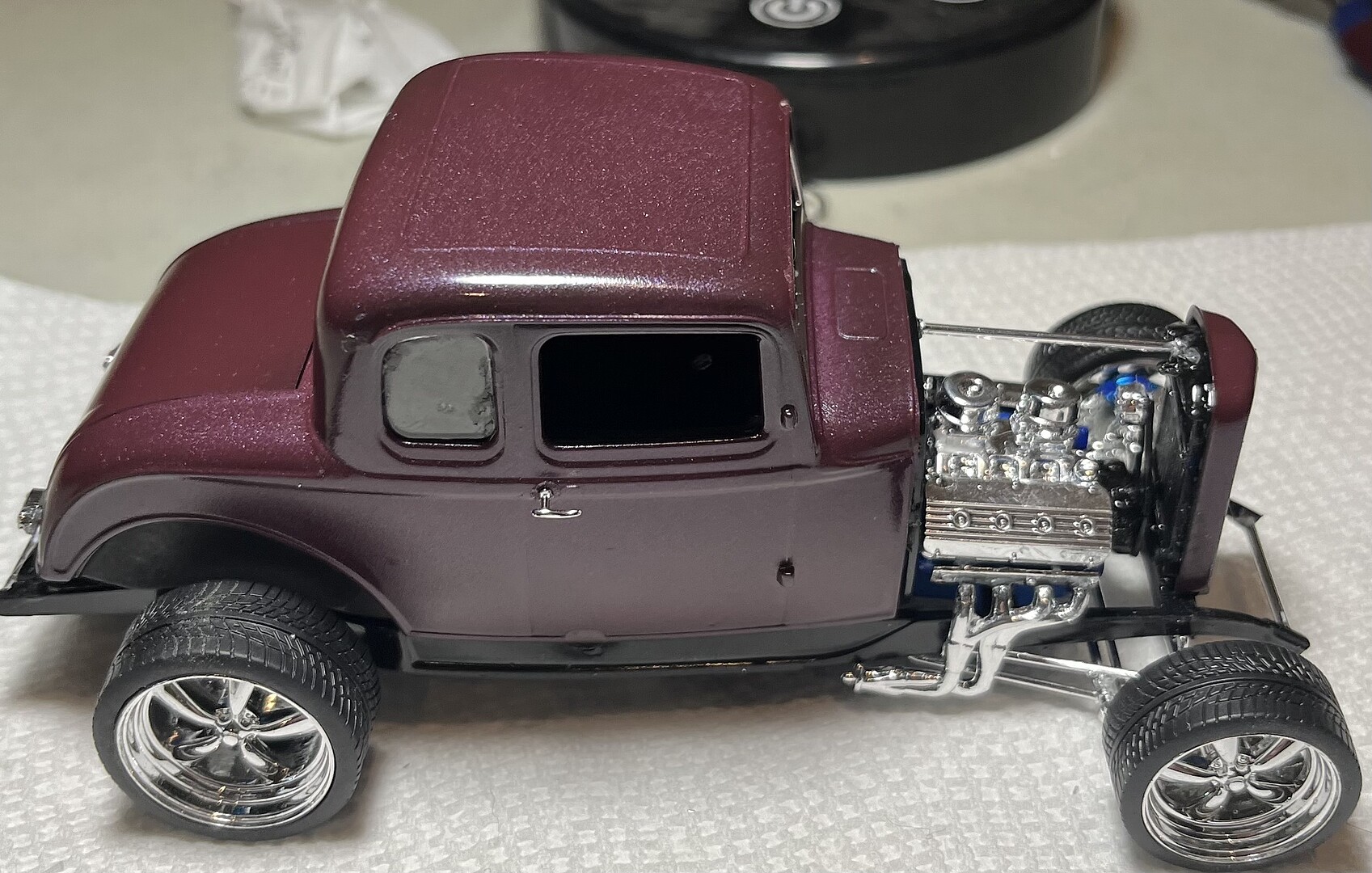 1932 Ford 5 Window Coupe -- Plastic Model Car Kit -- 1/25 Scale ...