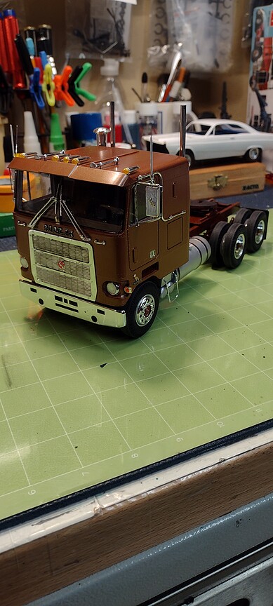 Mack Cruise-Liner Semi Tractor -- Plastic Model Car Truck Vehicle -- 1/ ...