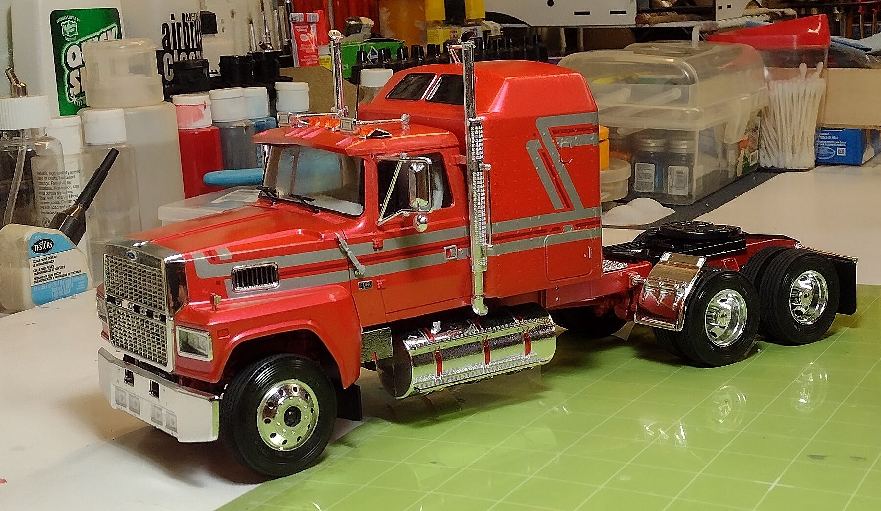 Ford LTL 900 Semi Tractor Pictures