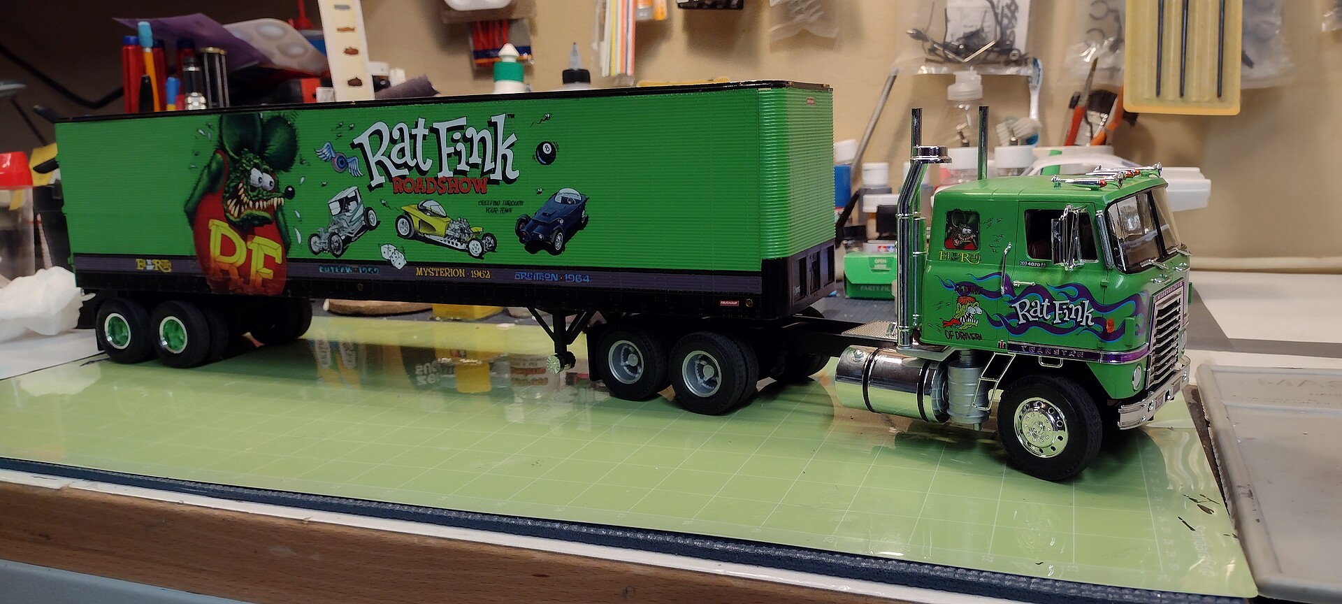 Rat Fink International CO-4070A Tractor Hauler -- Plastic Model Vehicle ...
