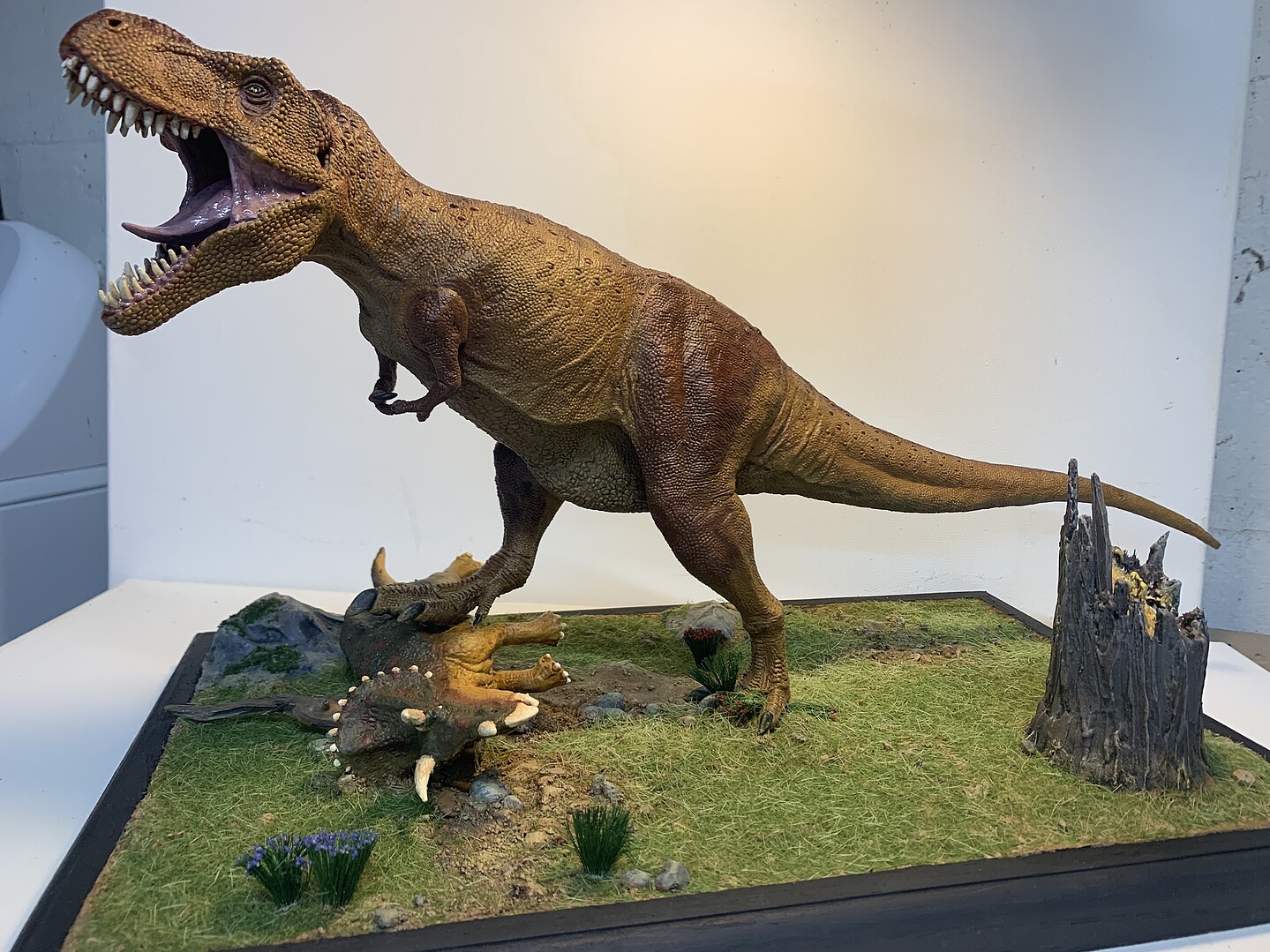 Gallery Pictures Pegasus T-Rex Plastic Model Dinosaur Kit 1/32 Scale #9551
