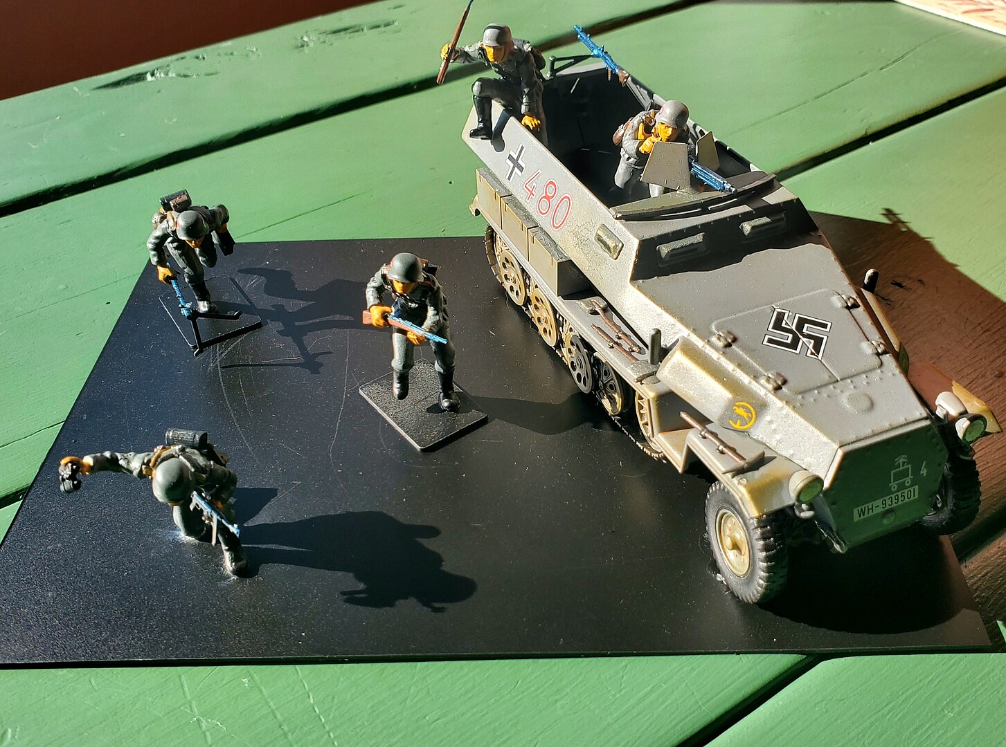 German Hanomag Sd.Kfz. 251/1 Halftrack -- Plastic Model Military ...