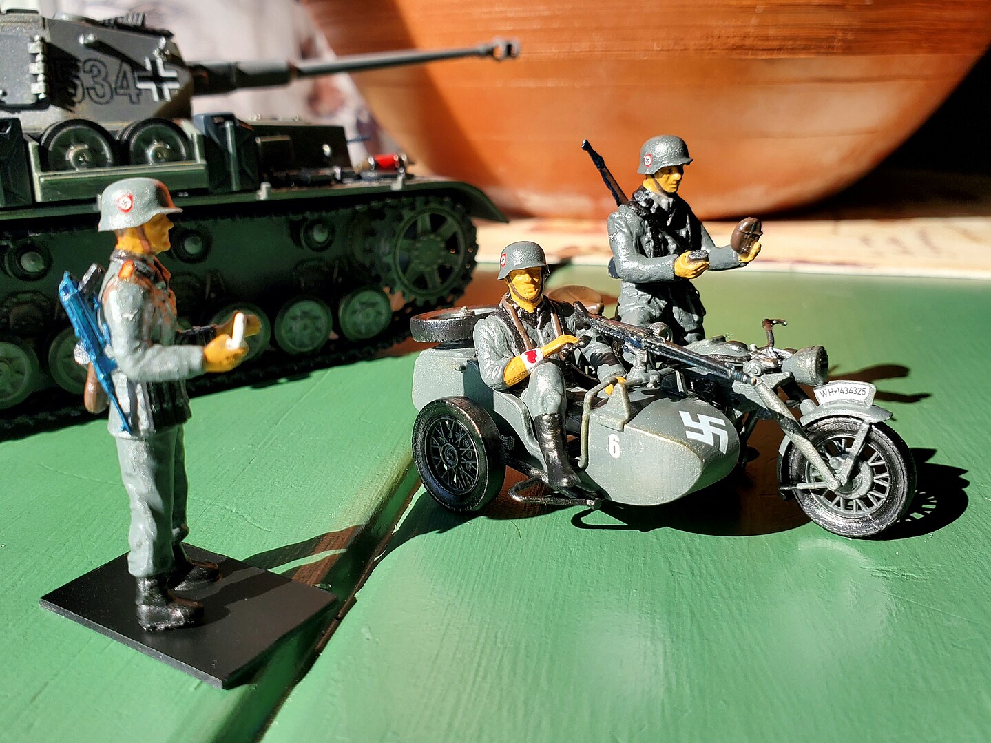 KS750 Zundapp Motorcycle -- Plastic Model Military Vehicle Kit -- 1/35 ...