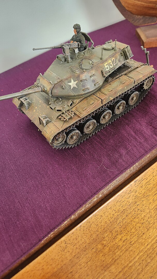 US M41 Walker Bulldog -- Plastic Model Military Vehicle Kit -- 1/35 ...