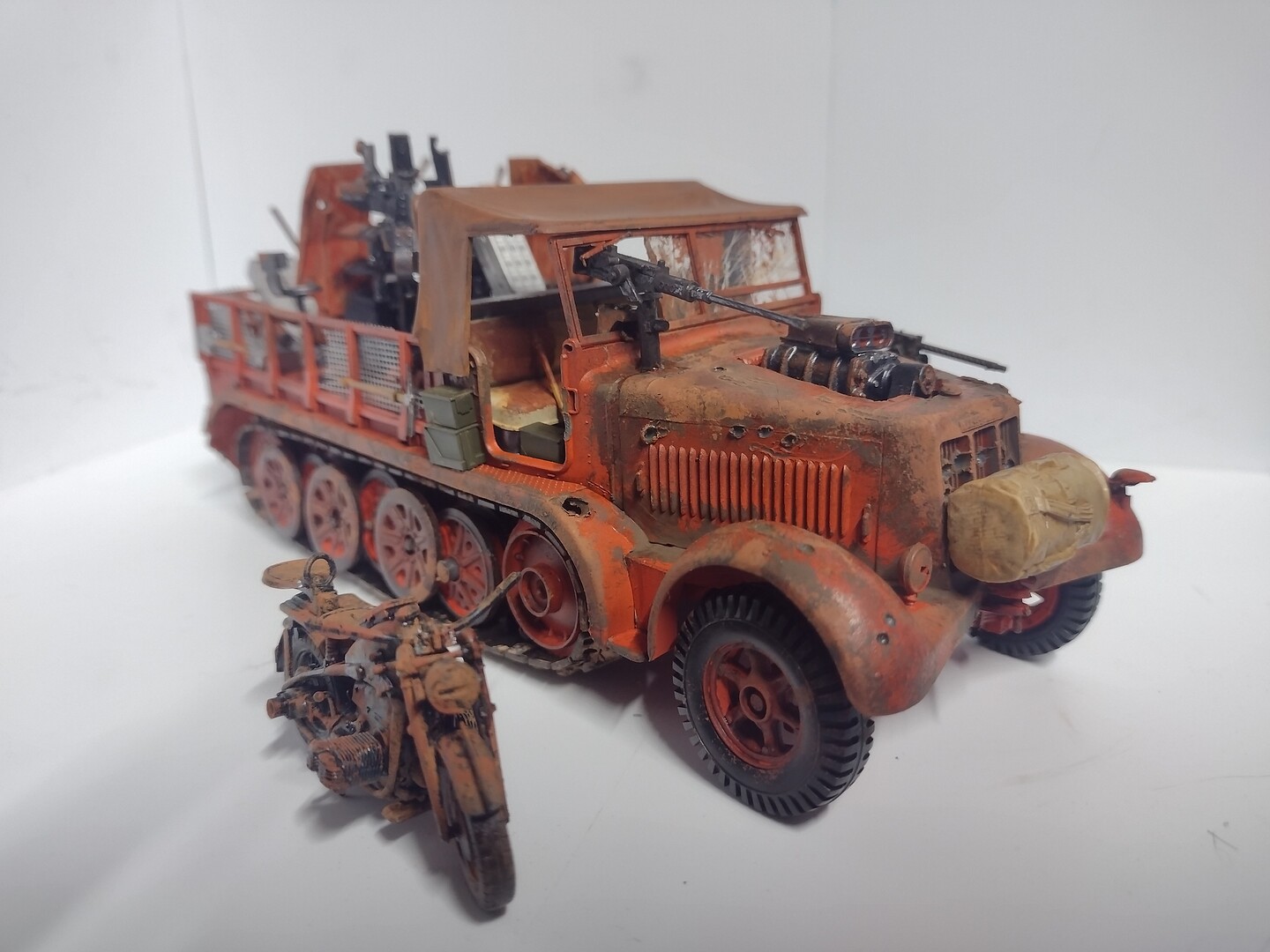 German 8 Ton 1/2 Track Sd.Kfz. -- Plastic Model Military Vehicle Kit ...