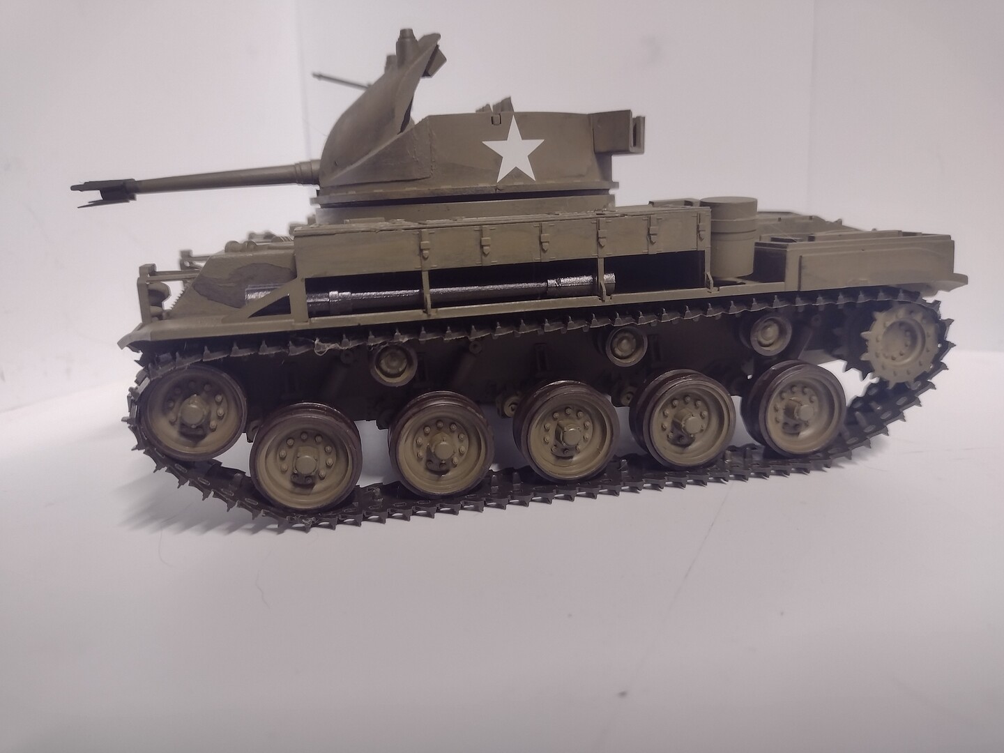 US Gun M42 Duster -- Plastic Model Tank Kit -- 1/35 Scale -- #35161 ...