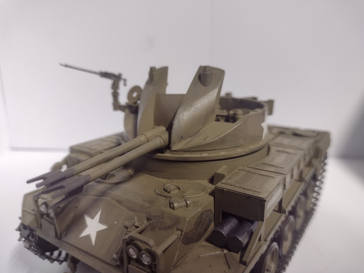 US Gun M42 Duster -- Plastic Model Tank Kit -- 1/35 Scale -- #35161 ...