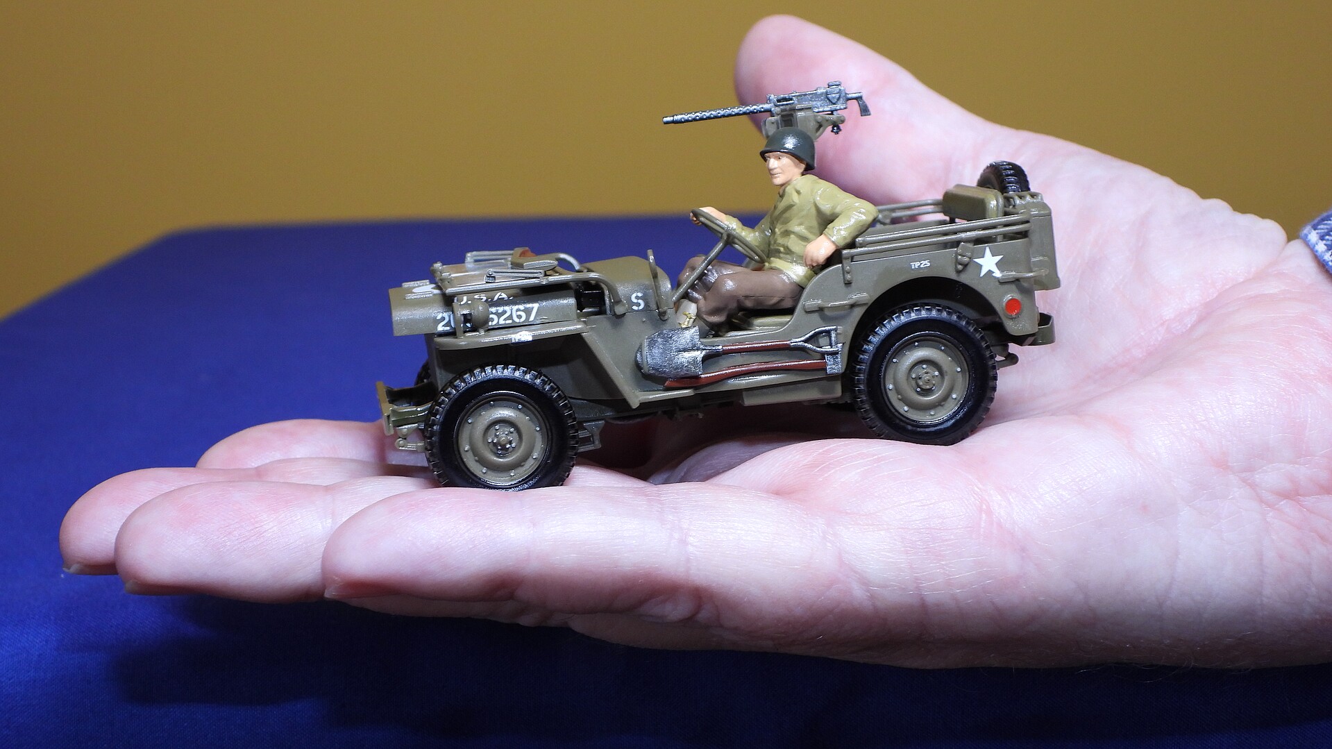 US Willys MB Jeep -- Plastic Model Military Vehicle Kit -- 1/35 Scale ...