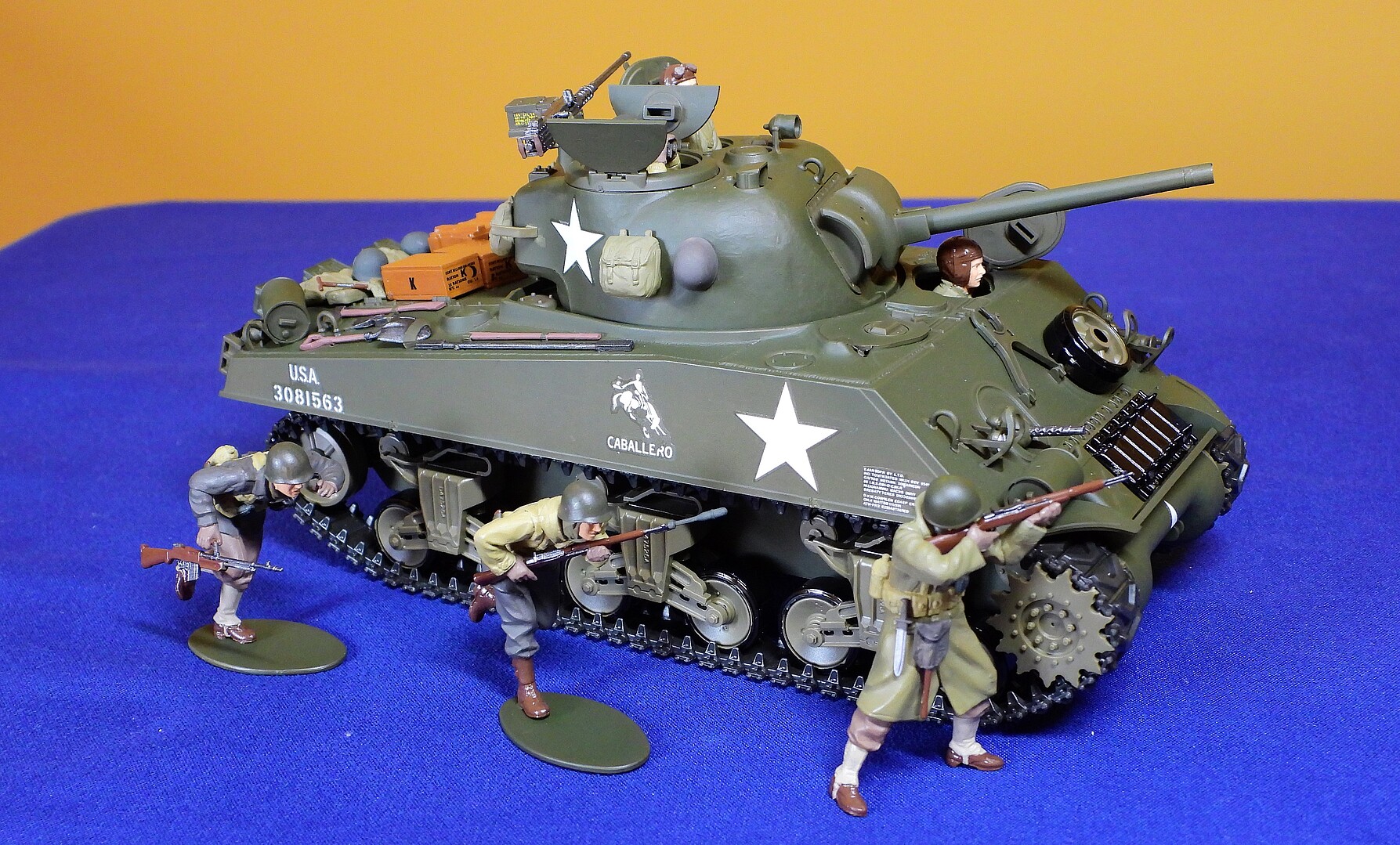 M4A3 Sherman 75mm Tank -- Plastic Model Military Vehicle Kit -- 1/35 ...