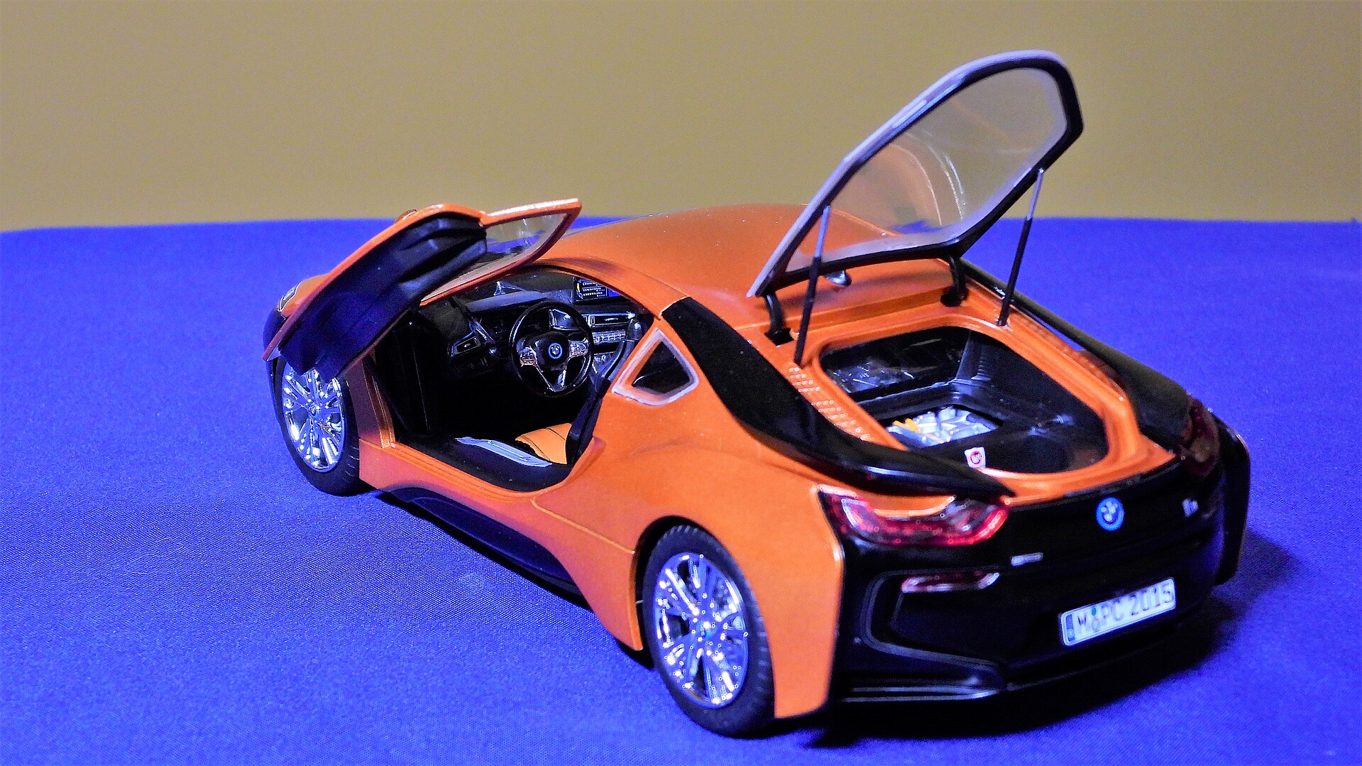 BMW i8 -- Plastic Model Car Kit -- 1/24 Scale -- #07008 pictures by ...