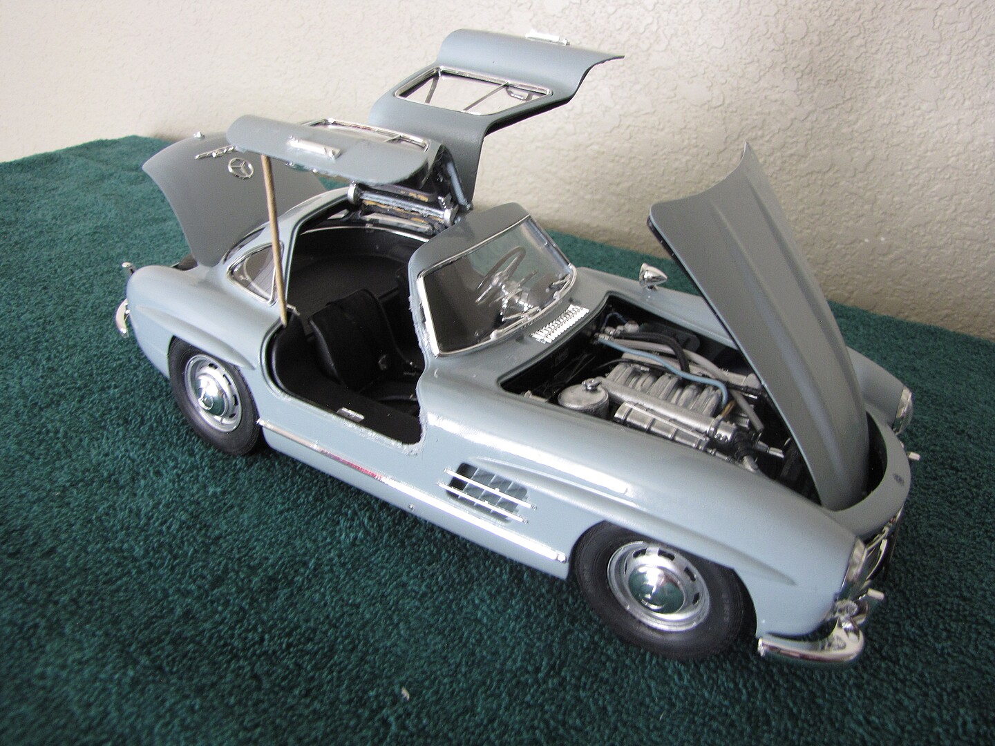 Mercedes Benz 300SL Gullwing 16 -- Plastic Model Car Kit -- 1/16 Scale ...