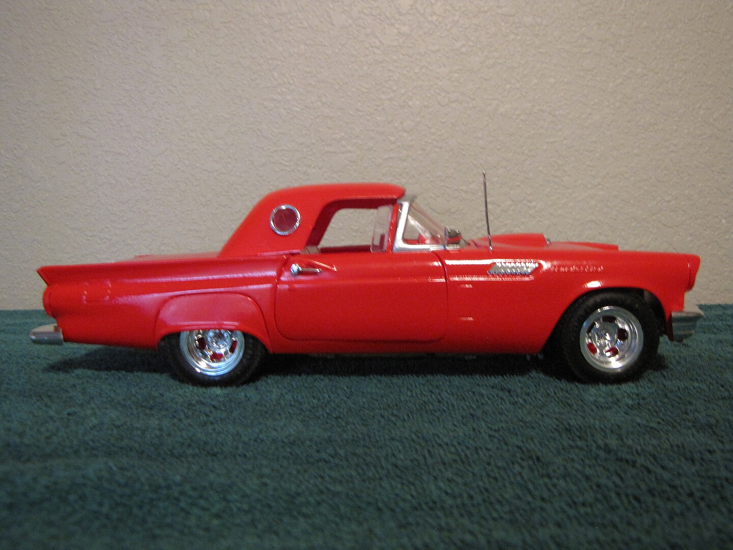 1957 Ford Thunderbird -- Plastic Model Car Vehicle Kit -- 1/16 Scale ...