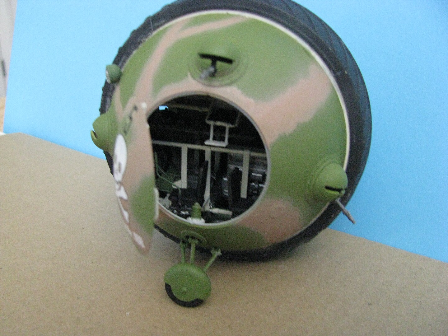 Kugelpanzer 41(r) Ball Tank w/Interior -- Plastic Model Tank Kit -- 1/ ...