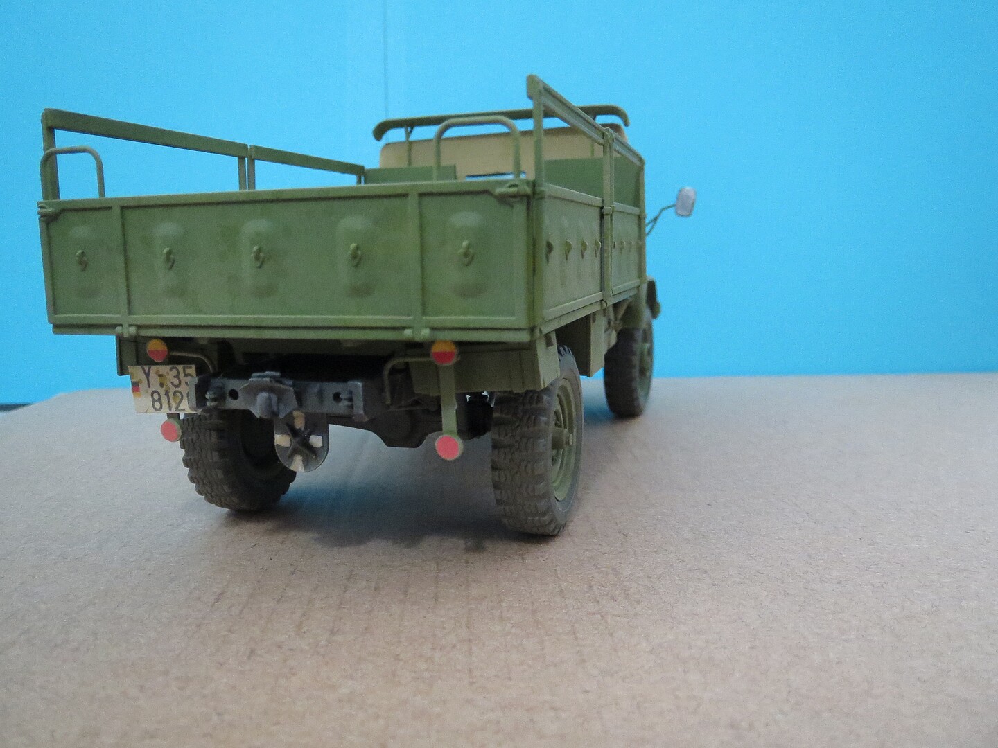 German Unimog S404 Military Ambulance -- Plastic Model Military Vehicle ...