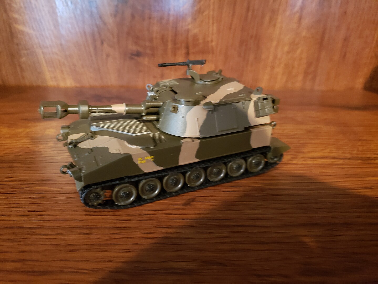 Gallery Pictures Atlantis M-109 Howitzer Tank Plastic Model Military ...