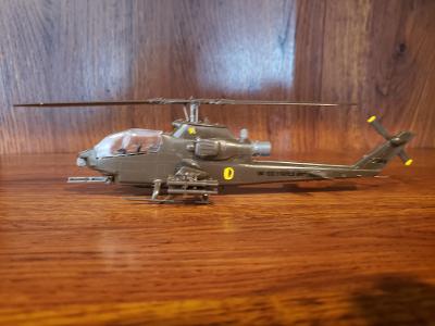 U.S. Army AH-1S Cobra Chopper -- Plastic Model Helicopter Kit -- 1/72 ...