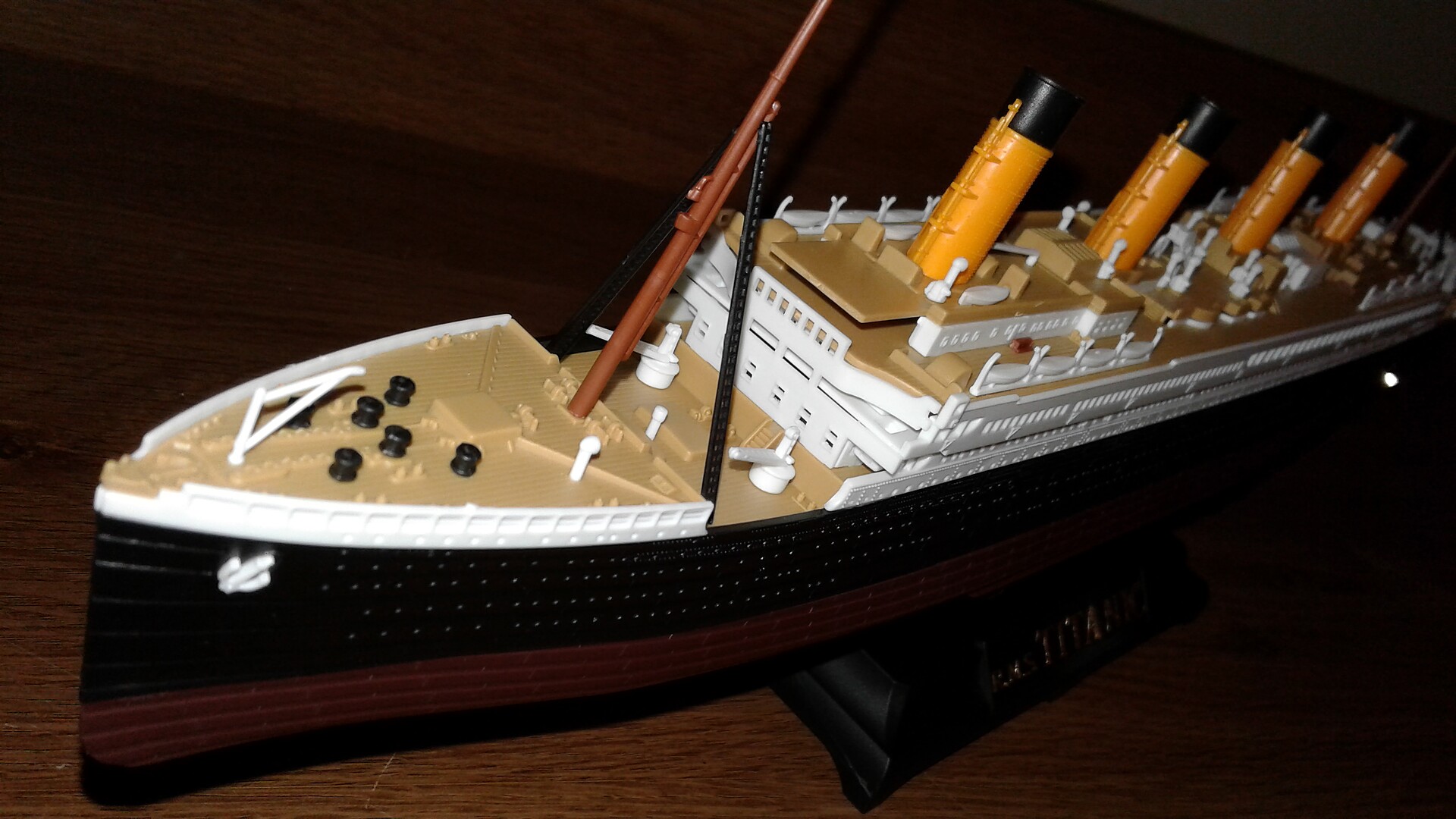 RMS Titanic Ocean Liner -- Plastic Model Commercial Ship Kit -- 1/570 ...