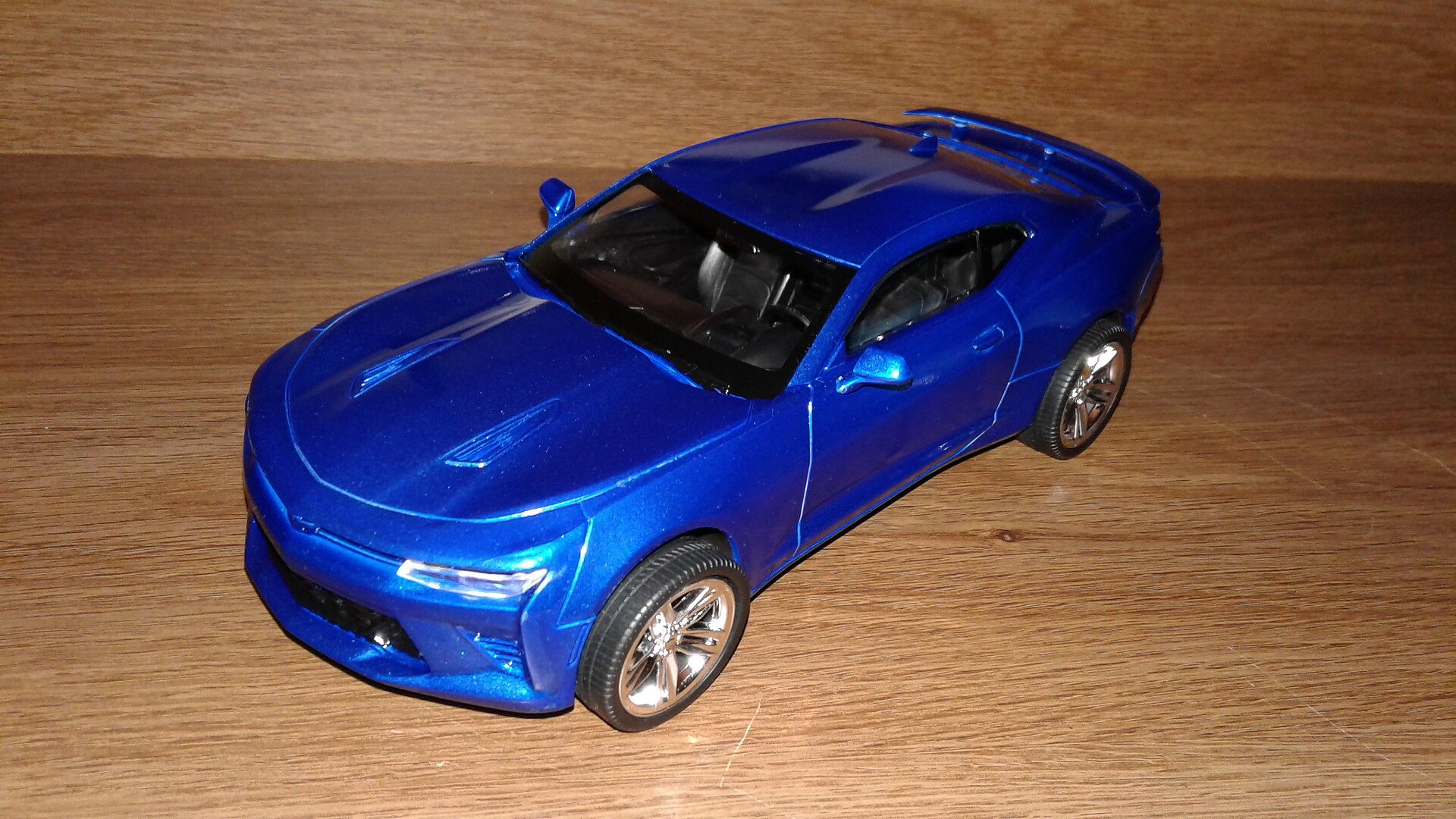 2016 Chevy Camaro SS (Garnet ) -- Snap Tite Plastic Model Car Kit -- 1/ ...