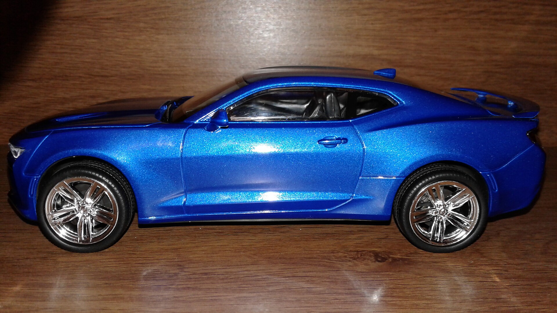 2016 Chevy Camaro SS (Garnet ) -- Snap Tite Plastic Model Car Kit -- 1/ ...