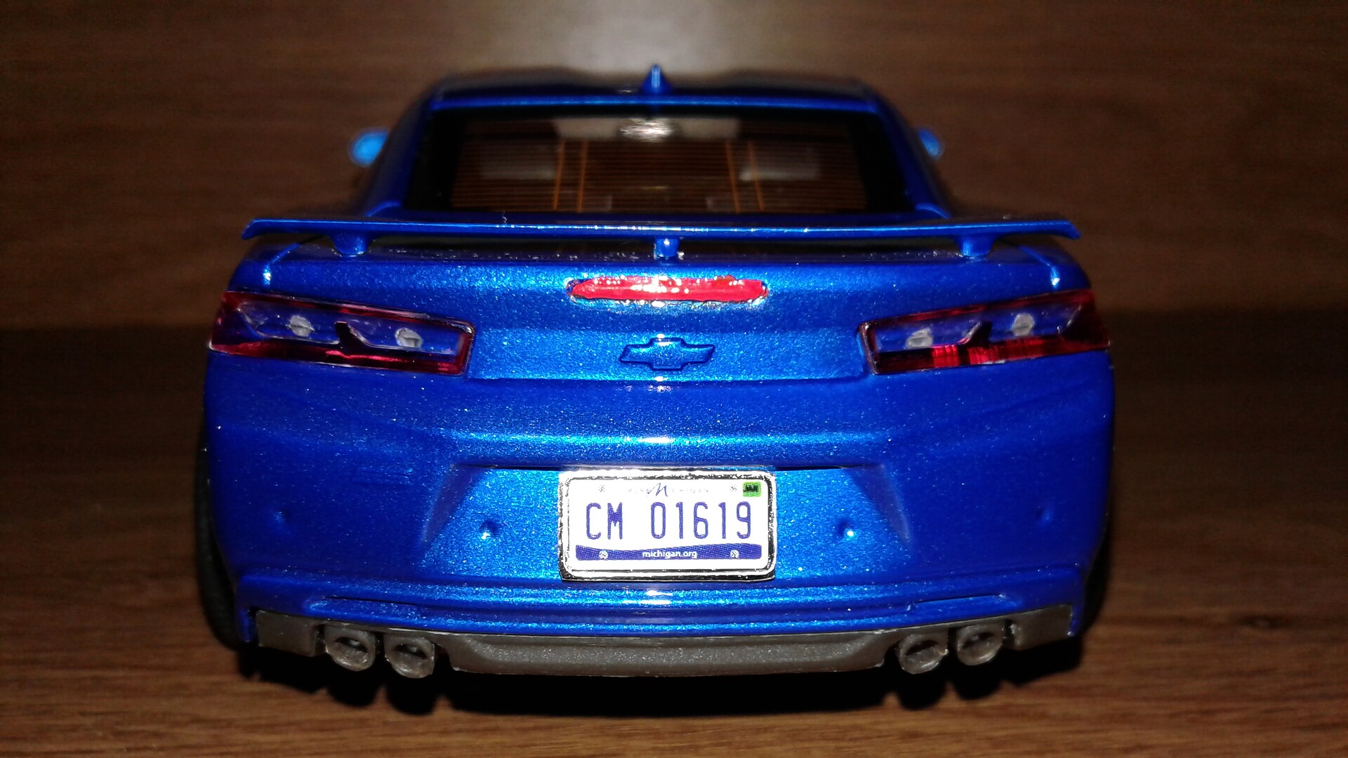 2016 Chevy Camaro SS (Garnet ) -- Snap Tite Plastic Model Car Kit -- 1/ ...