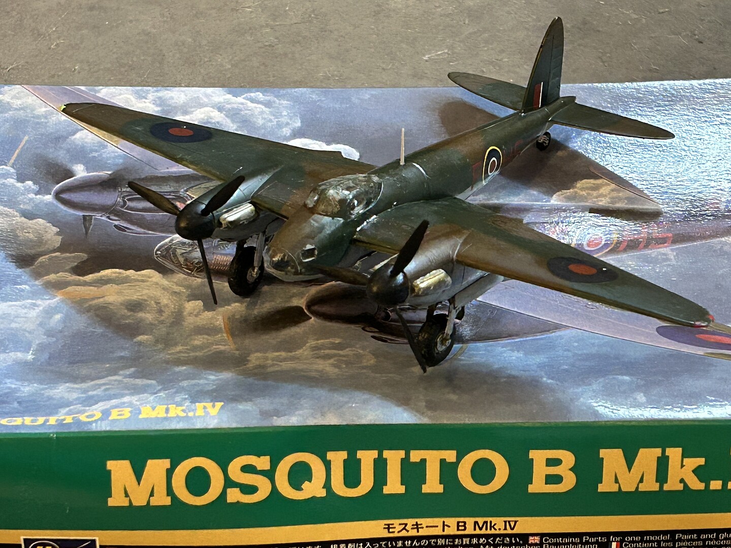 DeHAVILLAND MOSQUITO -- Plastic Model Airplane Kit -- 1/72 Scale ...