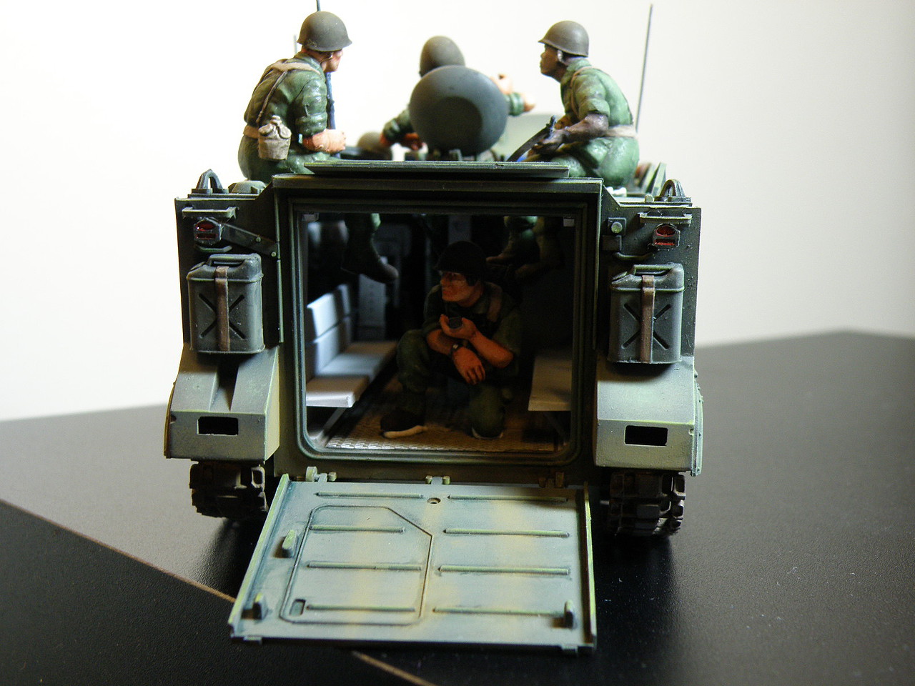 US M113 APC CA140 -- Plastic Model Military Vehicle Kit -- 1/35 Scale ...