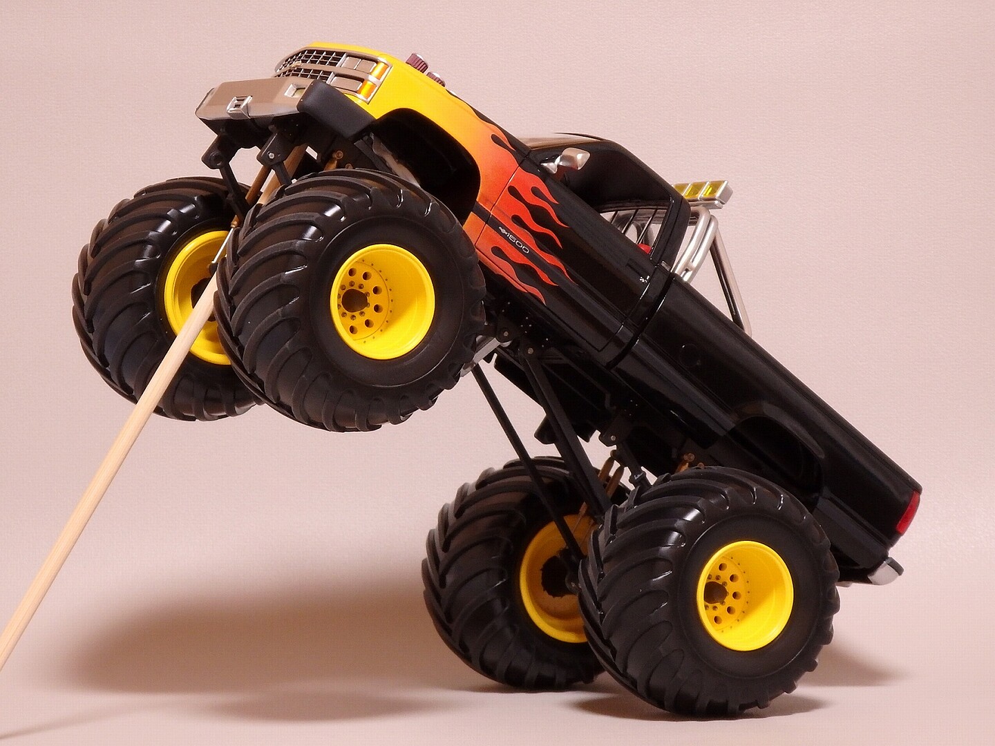 '88 Chevy Silverado Monster Truck -- 1/24 Scale Plastic Model Vehicle ...