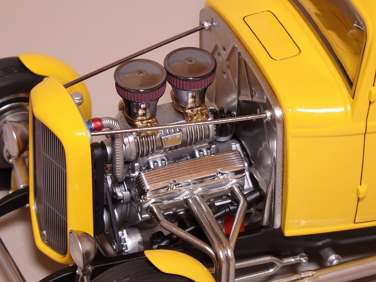 '32 Ford Roadster -- Plastic Model Car Vehicle Kit -- 1/25 Scale ...