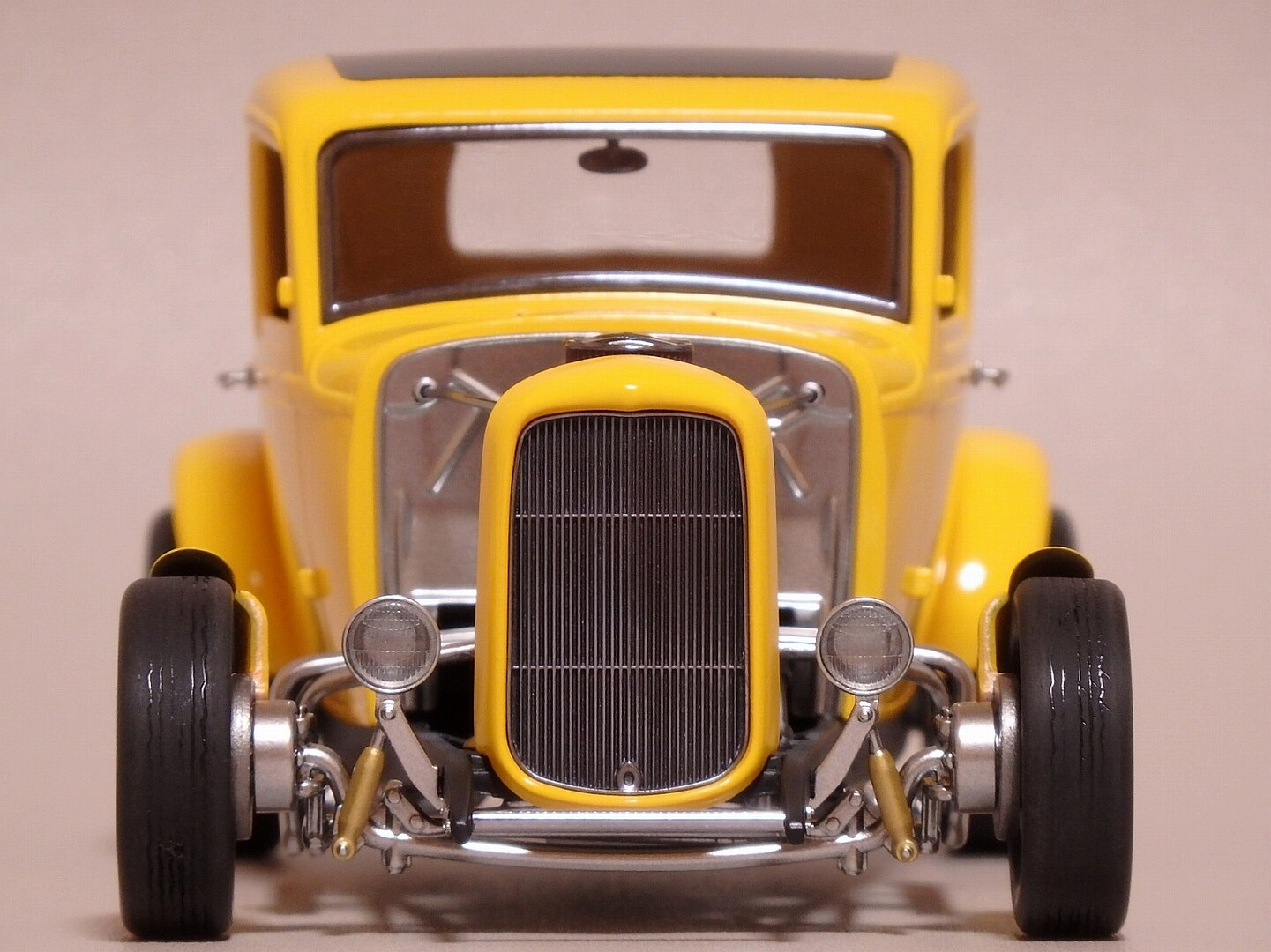 '32 Ford Roadster -- Plastic Model Car Vehicle Kit -- 1/25 Scale ...