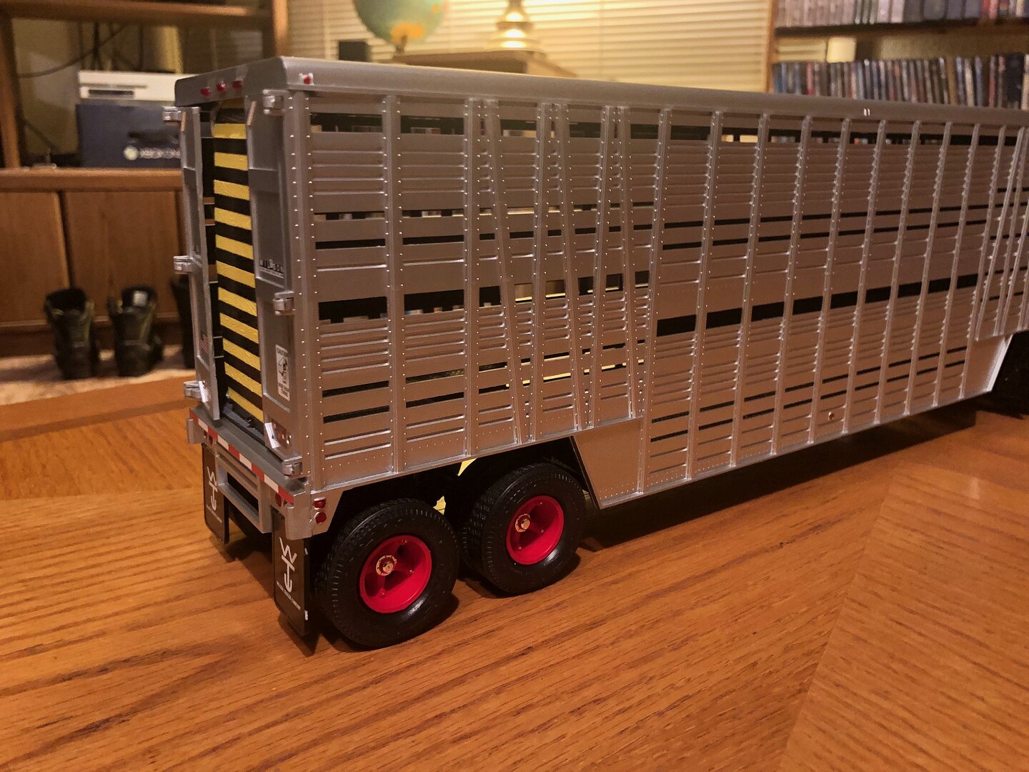 Wilson Livestock Van Trailer -- Plastic Model Vehicle Kit -- 1/25 Scale ...