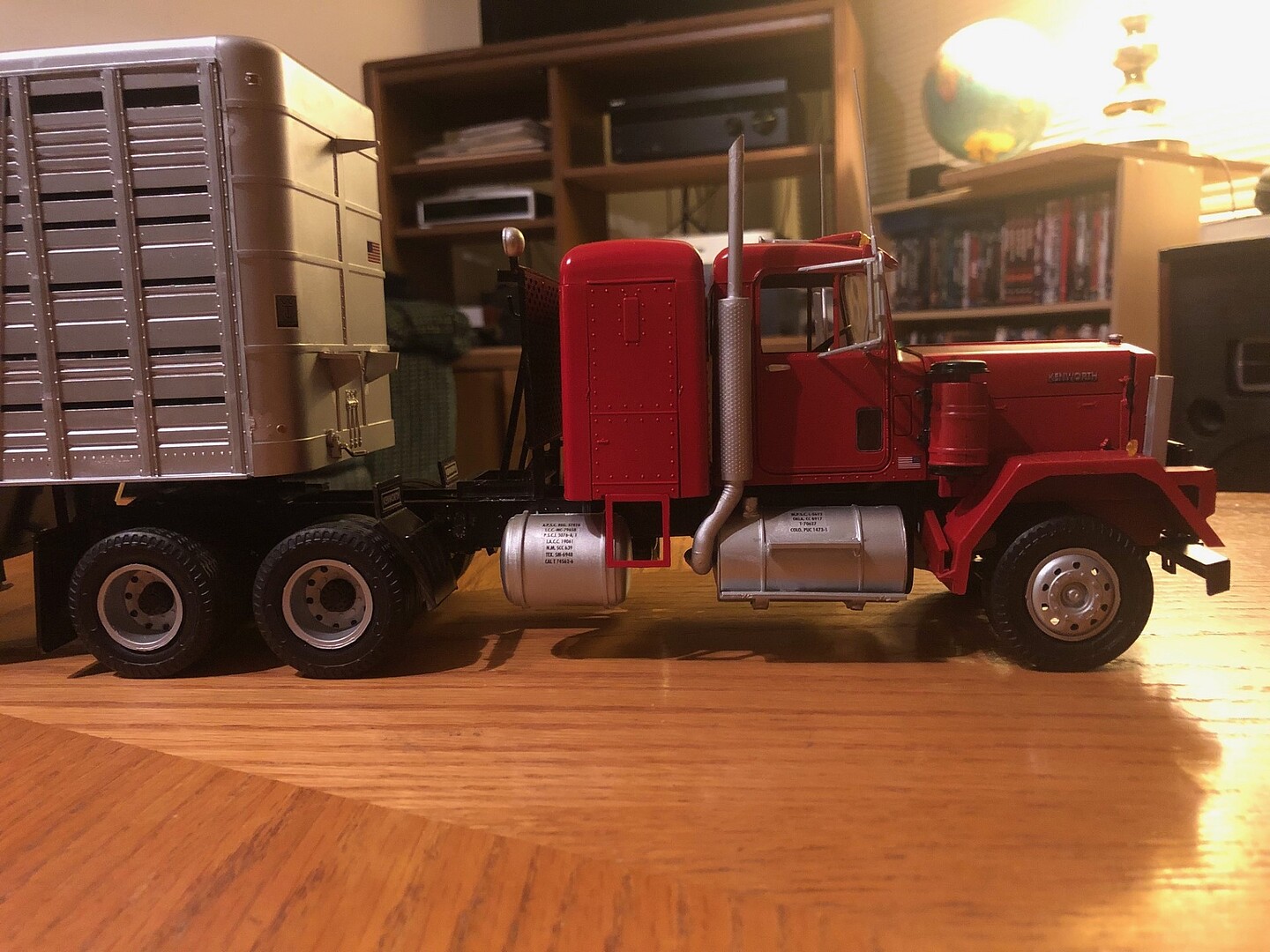 Wilson Livestock Van Trailer -- Plastic Model Vehicle Kit -- 1/25 Scale ...