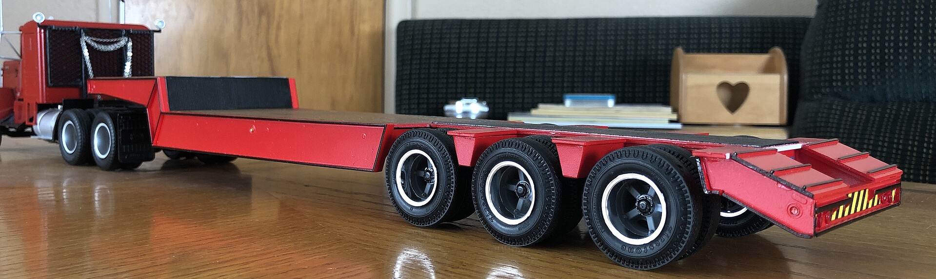 880 Lowboy Trailer with load -- Plastic Model Truck Vehicle Kit -- 1/25 ...