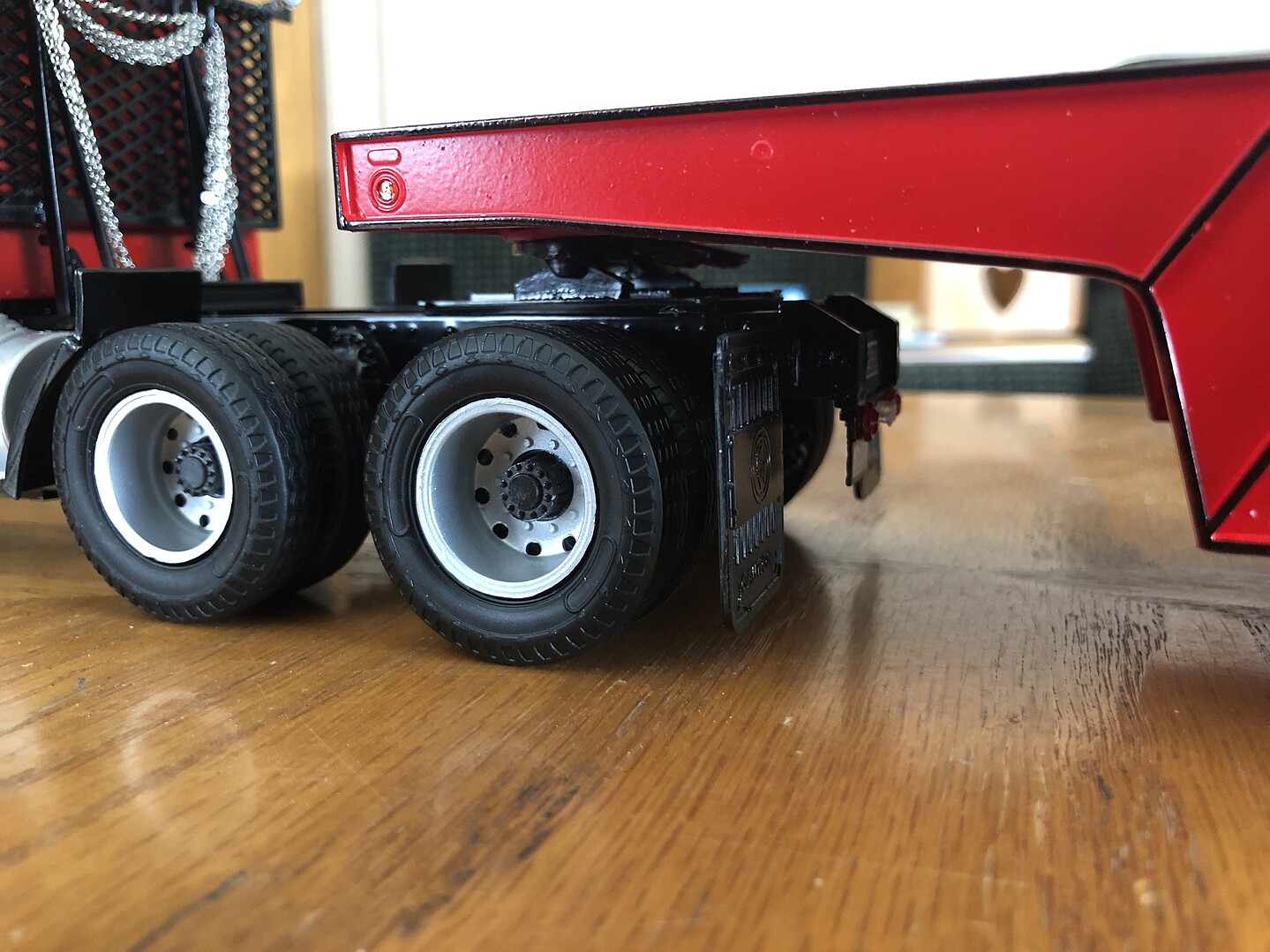 880 Lowboy Trailer with load -- Plastic Model Truck Vehicle Kit -- 1/25 ...