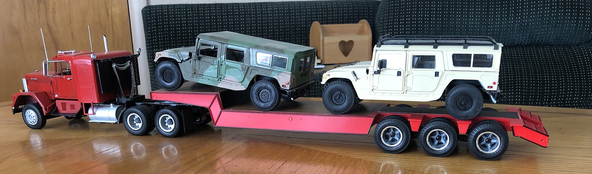 880 Lowboy Trailer with load -- Plastic Model Truck Vehicle Kit -- 1/25 ...