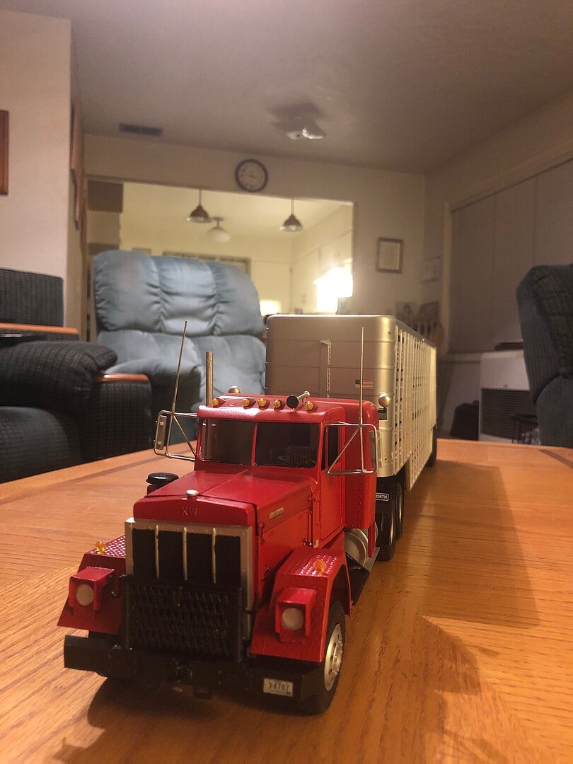 Alaskan Hauler Kenworth Tractor -- Plastic Model Car Truck Vehicle -- 1 ...