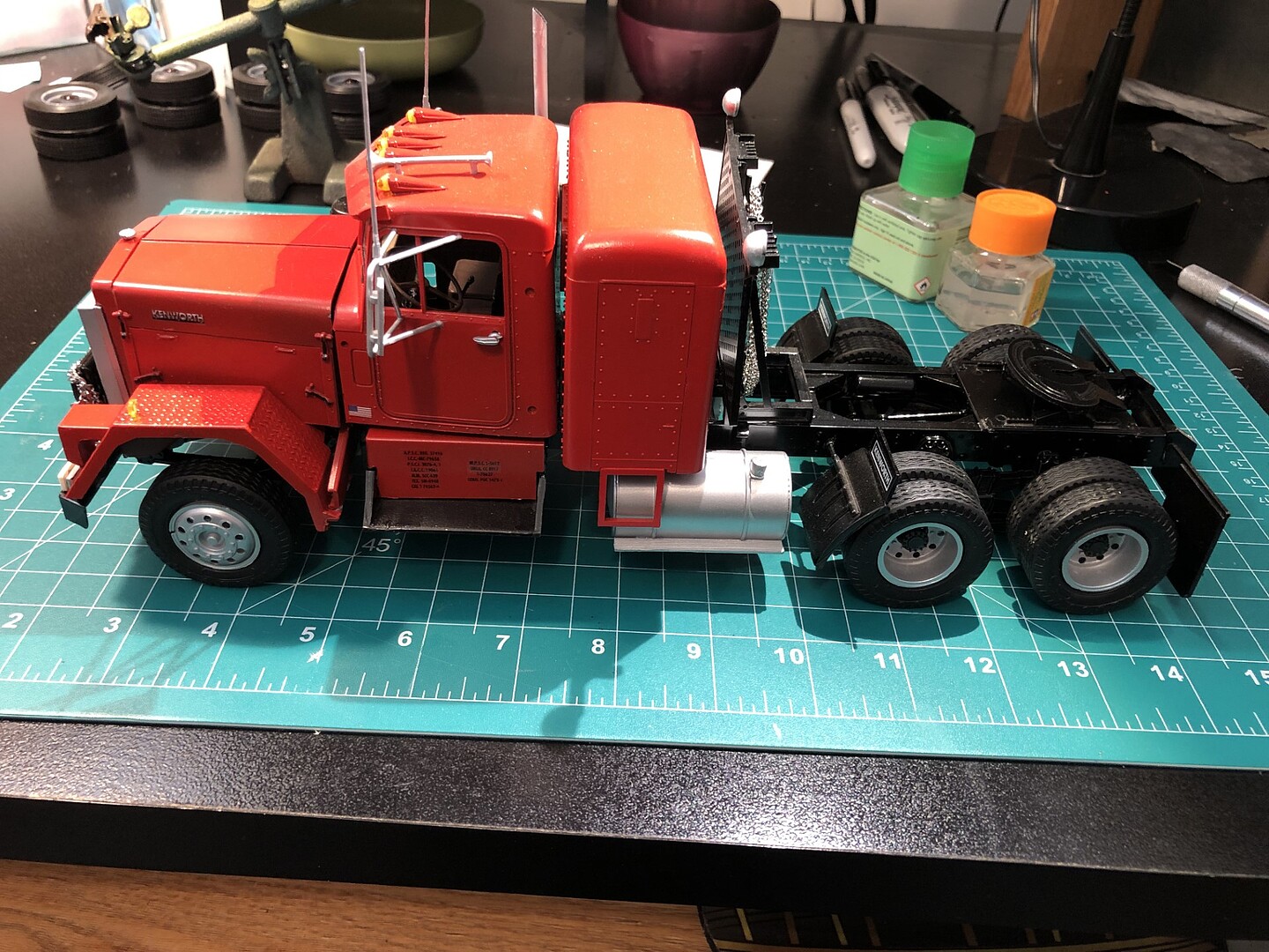 Alaskan Hauler Kenworth Tractor -- Plastic Model Car Truck Vehicle -- 1 ...