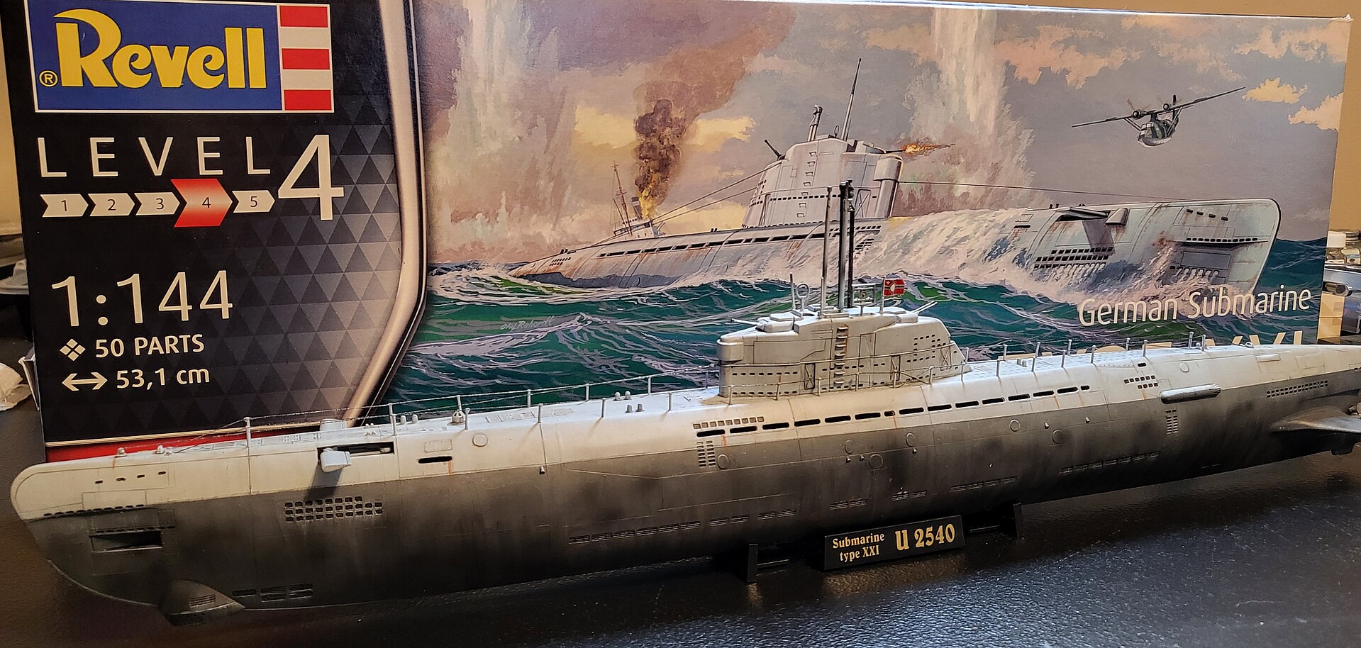 German Type XXI Submarine -- Plastic Model Military Ship Kit -- 1/144 ...