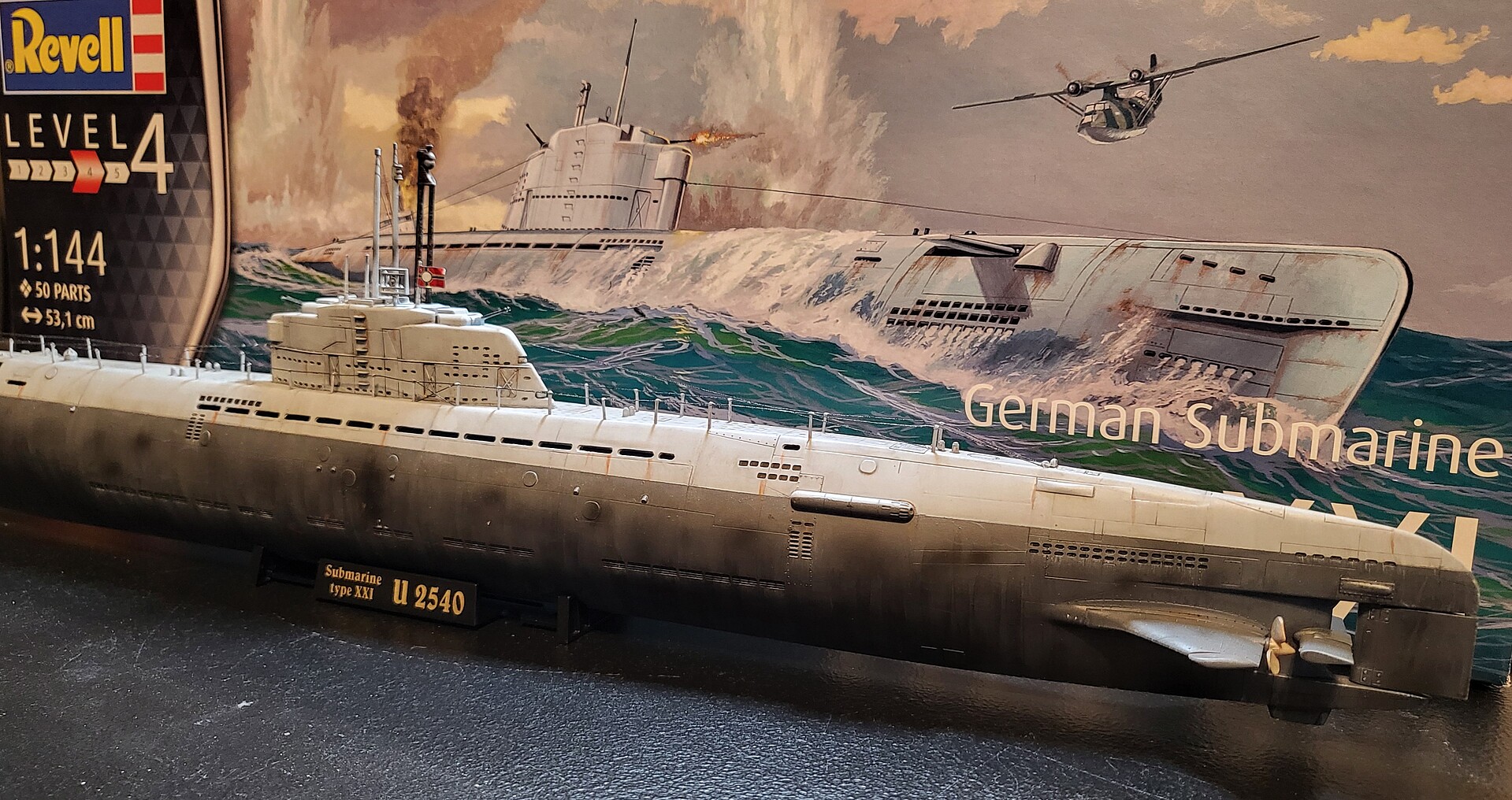 German Type XXI Submarine -- Plastic Model Military Ship Kit -- 1/144 ...