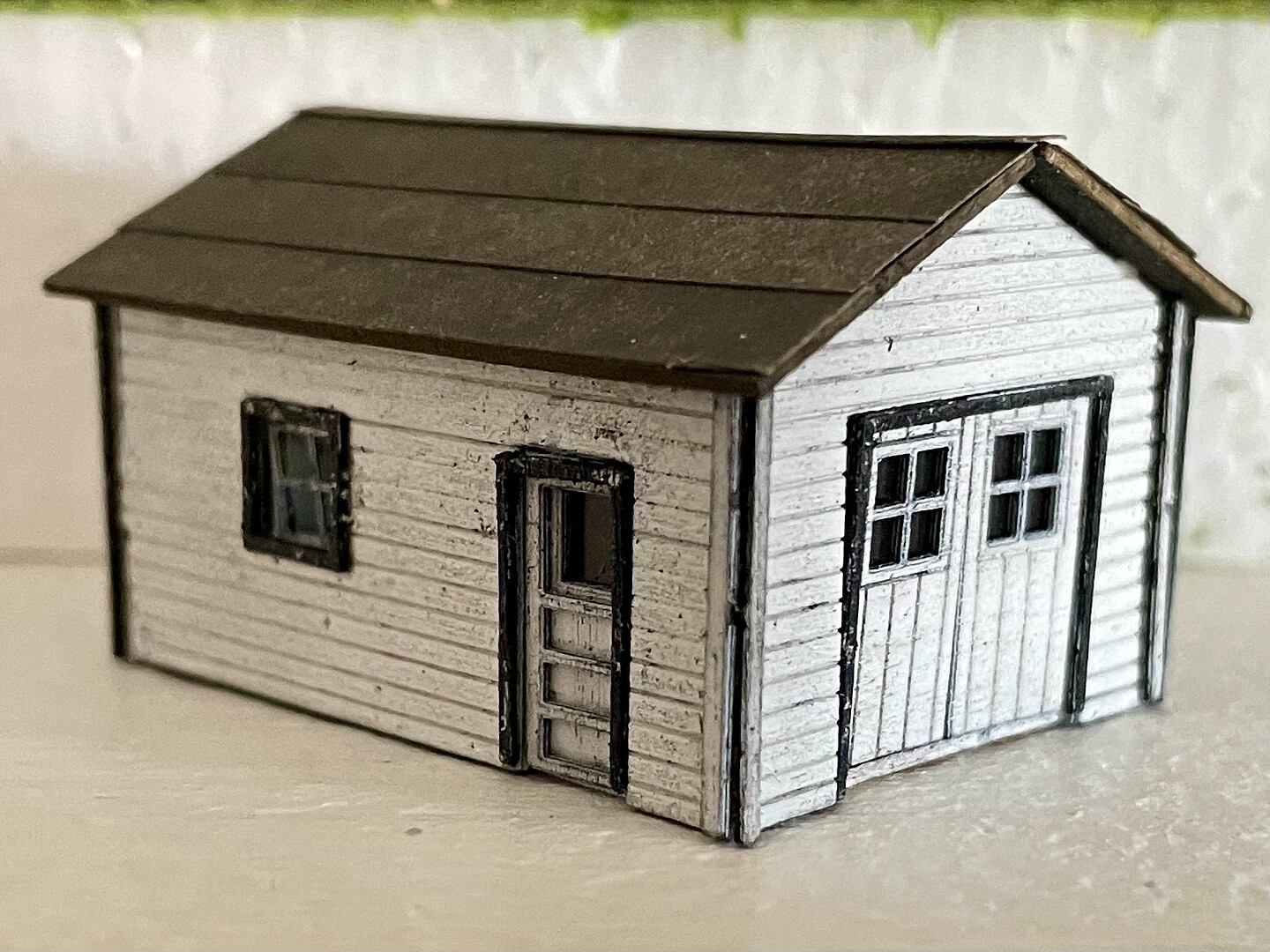 One Car Garage -- N Scale Model Railroad Building Kit -- #073 pictures ...