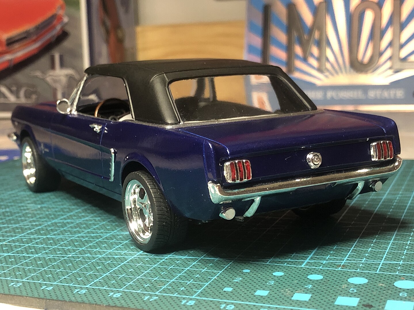 1966 Ford Mustang Fastback -- Plastic Model Car -- 1/25 Scale -- #1305 ...