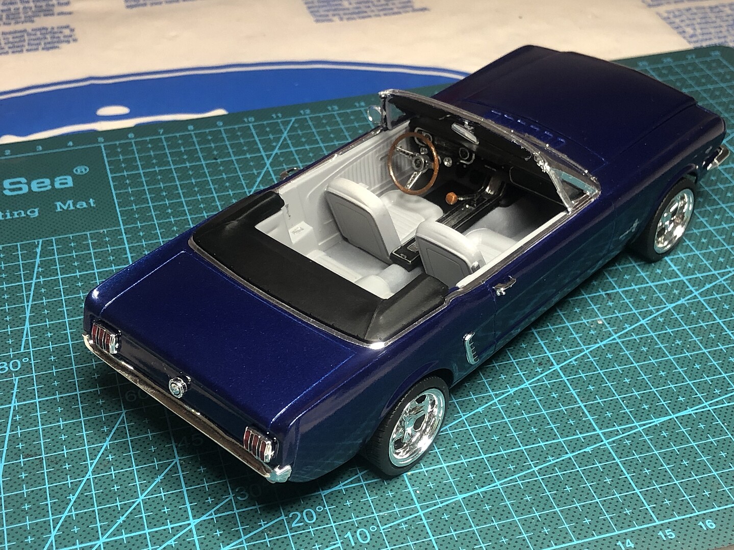 1966 Ford Mustang Fastback -- Plastic Model Car -- 1/25 Scale -- #1305 ...
