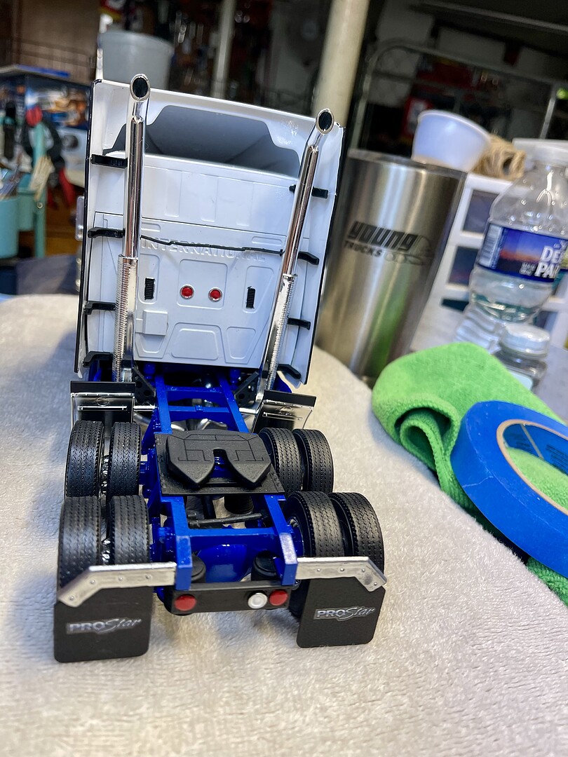 International ProStar -- Plastic Model Truck Kit -- 1/25 Scale -- #1301 ...