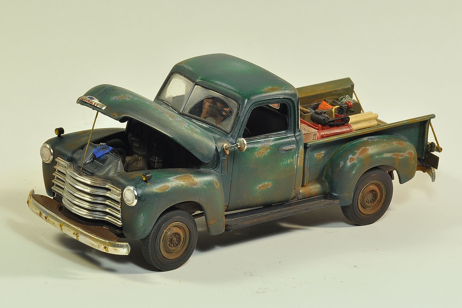 1950 Chevy Pick-Up -- Plastic Model Truck Kit -- 1/25 Scale -- #1076-12 ...