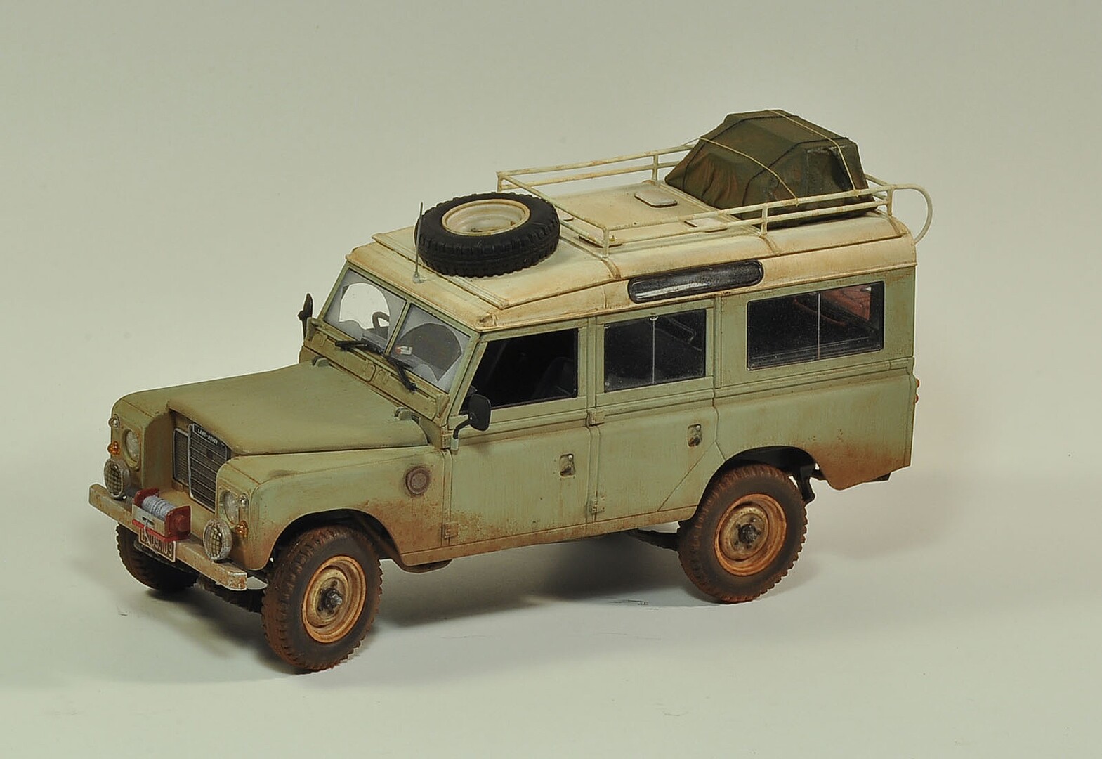 Gallery Pictures Revell-Monogram Land Rover Series III LWB Wagon w/Roof ...