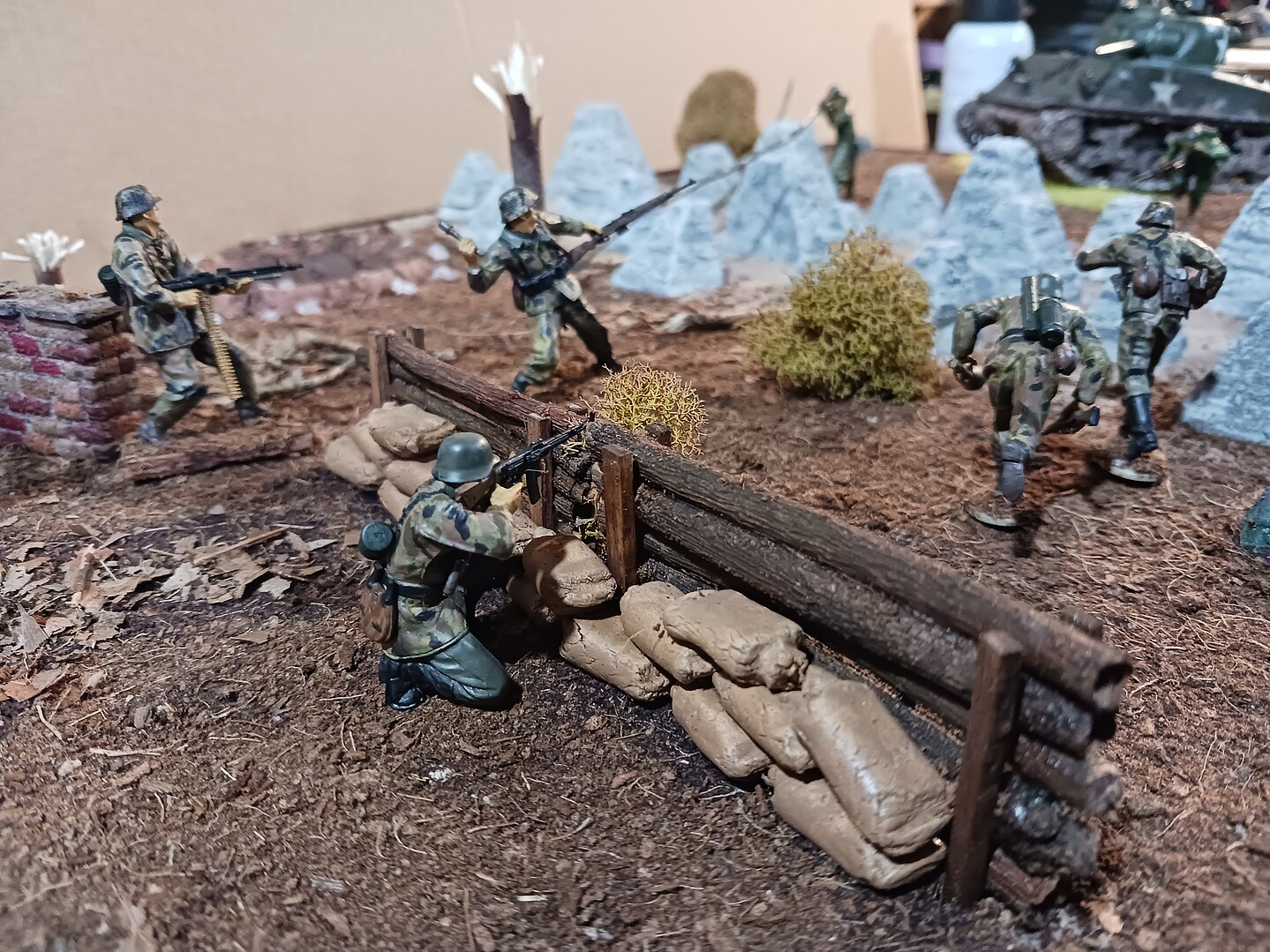 German Front Line Infantry Soldier Set -- Plastic Model Military Figure ...