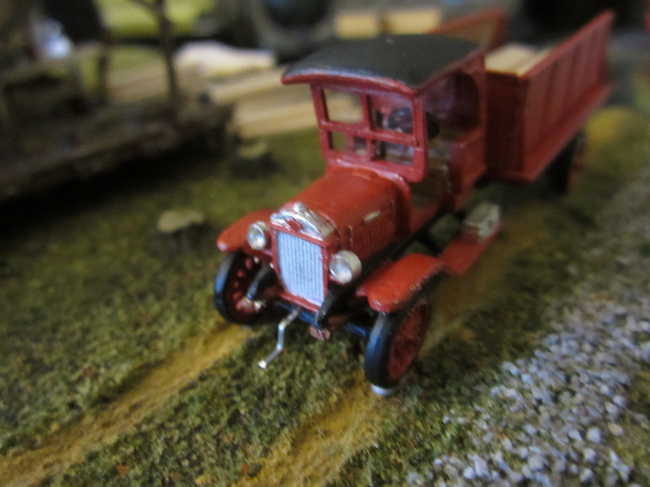 Scenic Detail Grain Truck (1914 Diamond T) -- HO Scale Model Railroad ...