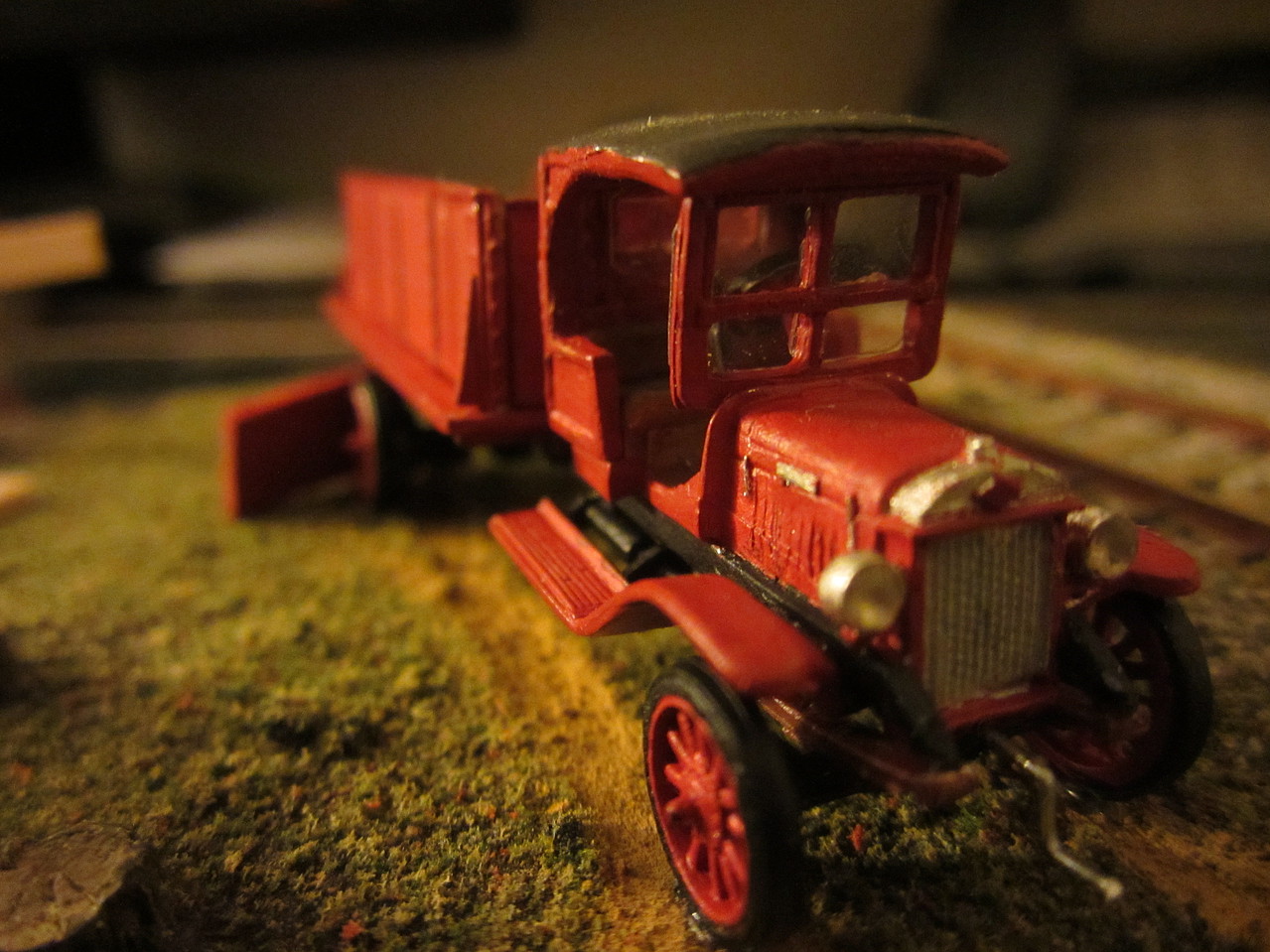 Scenic Detail Grain Truck (1914 Diamond T) -- HO Scale Model Railroad ...