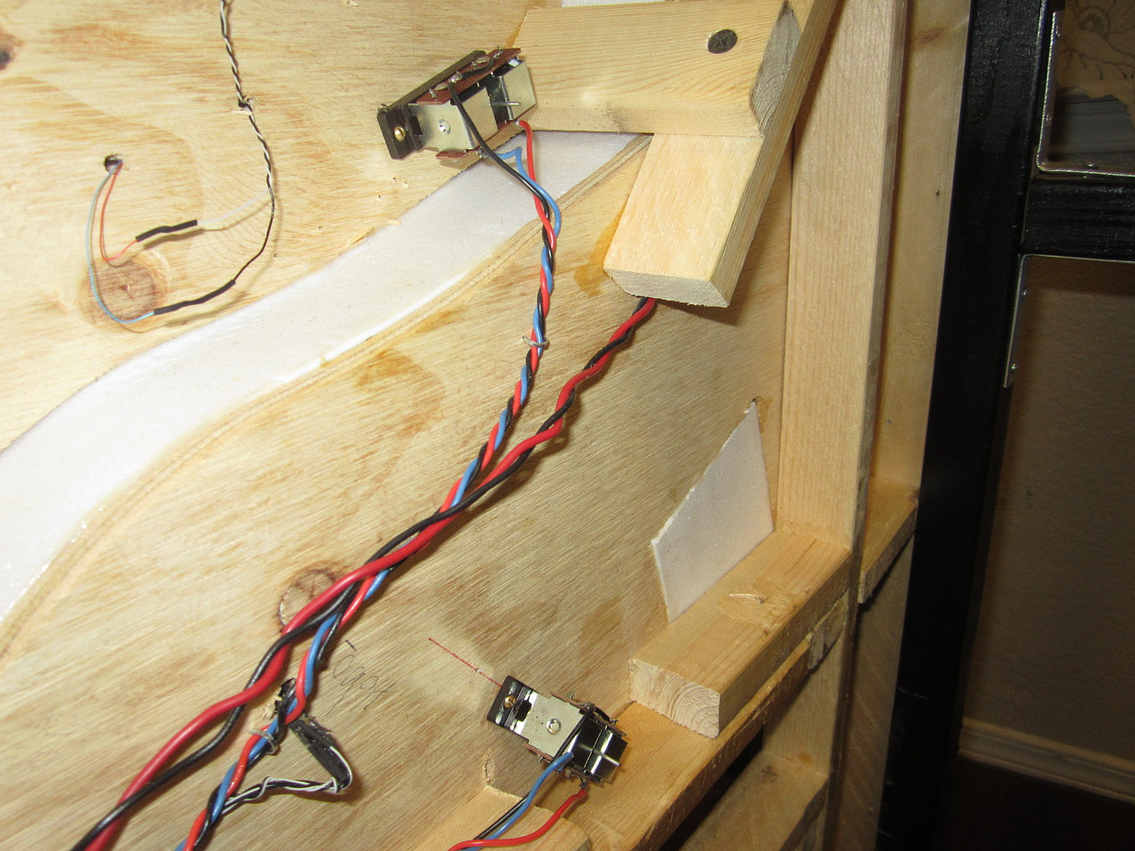 Turnout Motor w/ Extended Operating Pin -- Model Railroad Electrical ...